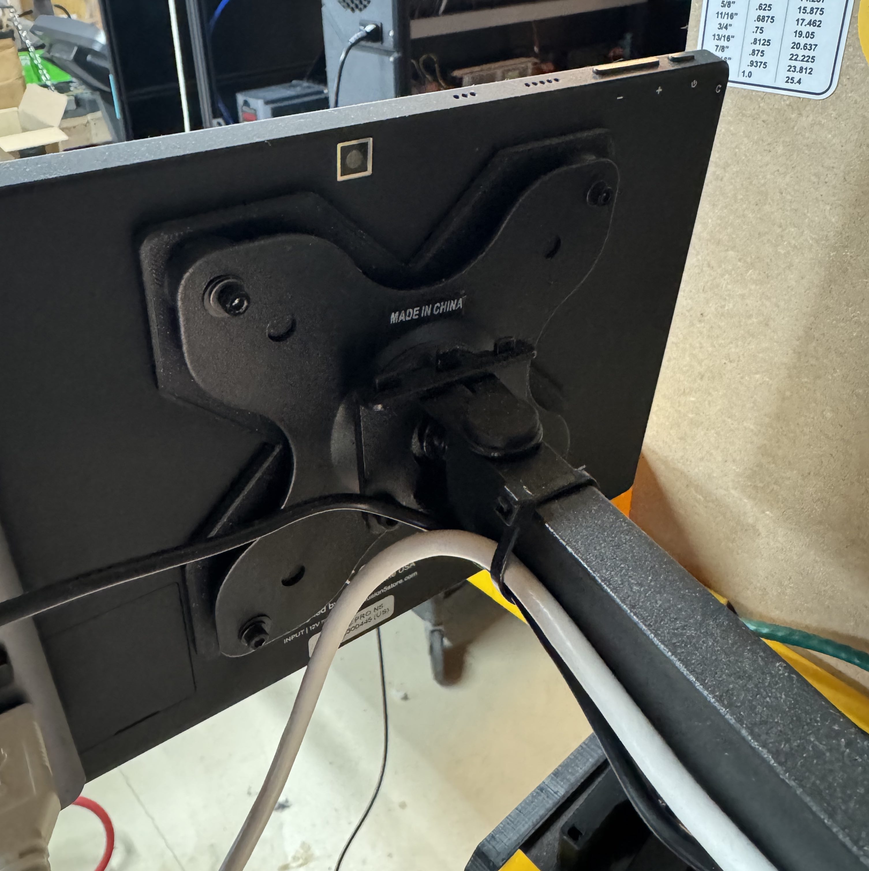 Tablet Mount VESA 100 Compatible by KurtineczDesigns | Download free ...