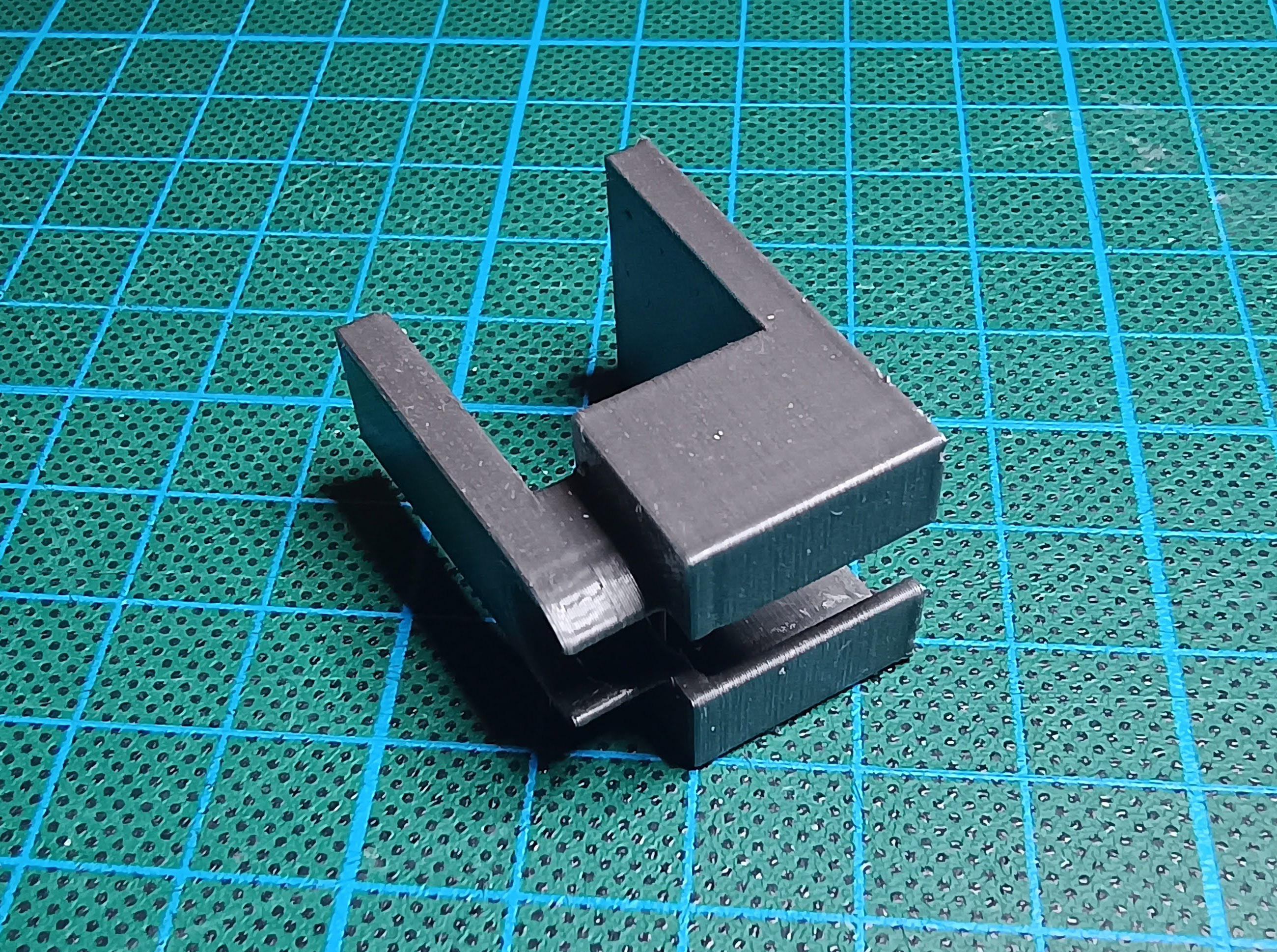 USB cable extension clamp by OXullo Intersecans | Download free STL ...