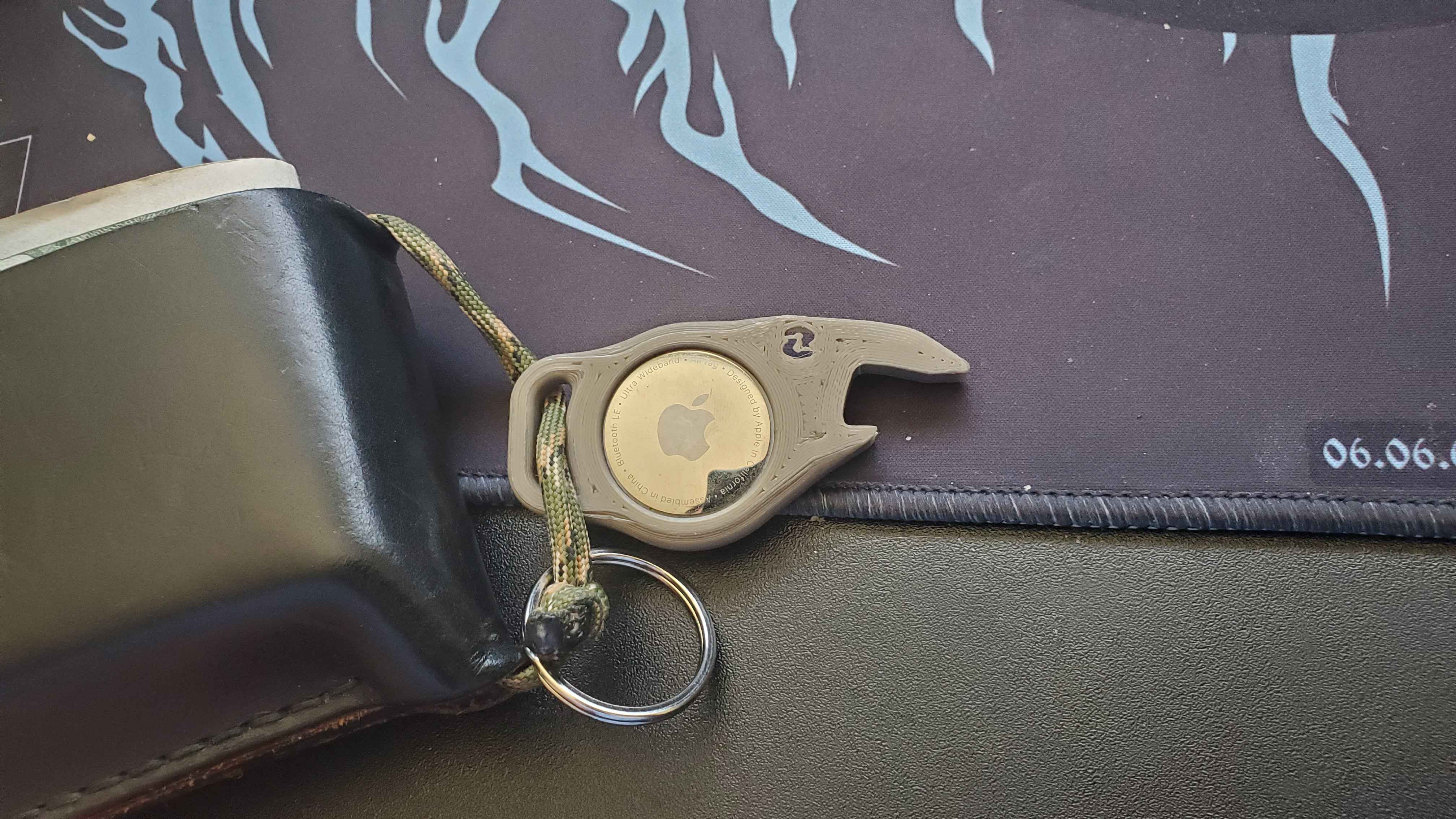 Airtag Multi Tool Keychain by Sheepo | Download free STL model ...