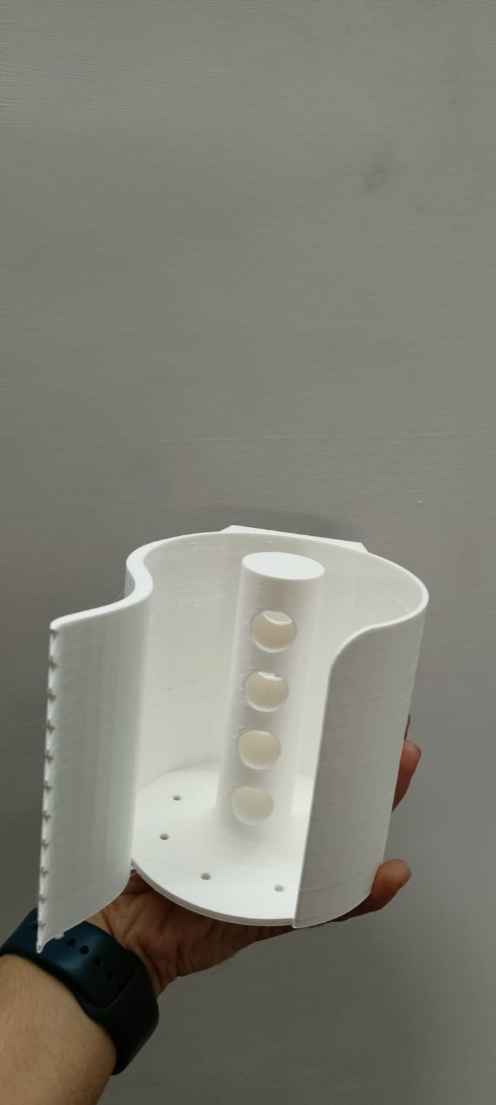 Toilet paper tissue holder / cutter. 2 ways attachment by Pluto Labs ...