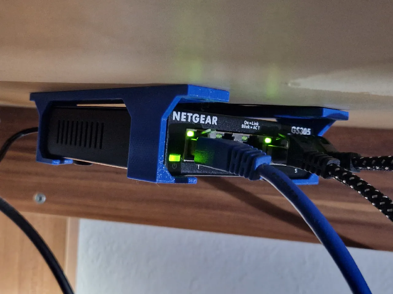 Netgear GS305 GS308 mountingbracket by FirstGuardian | Download free ...
