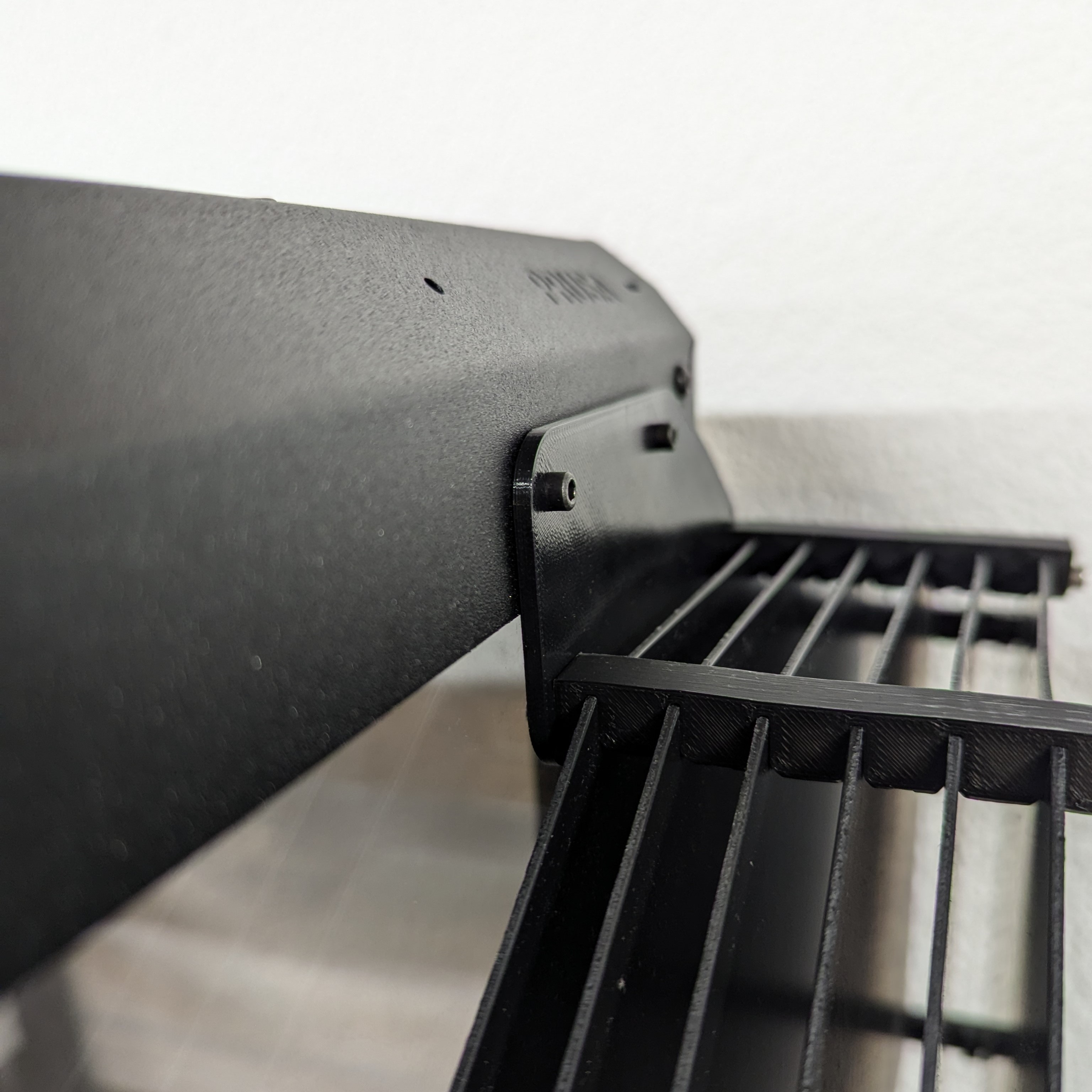 MMU3 Buffer to Enclosure Bracket Mod by Preischl 3D | Download free STL ...