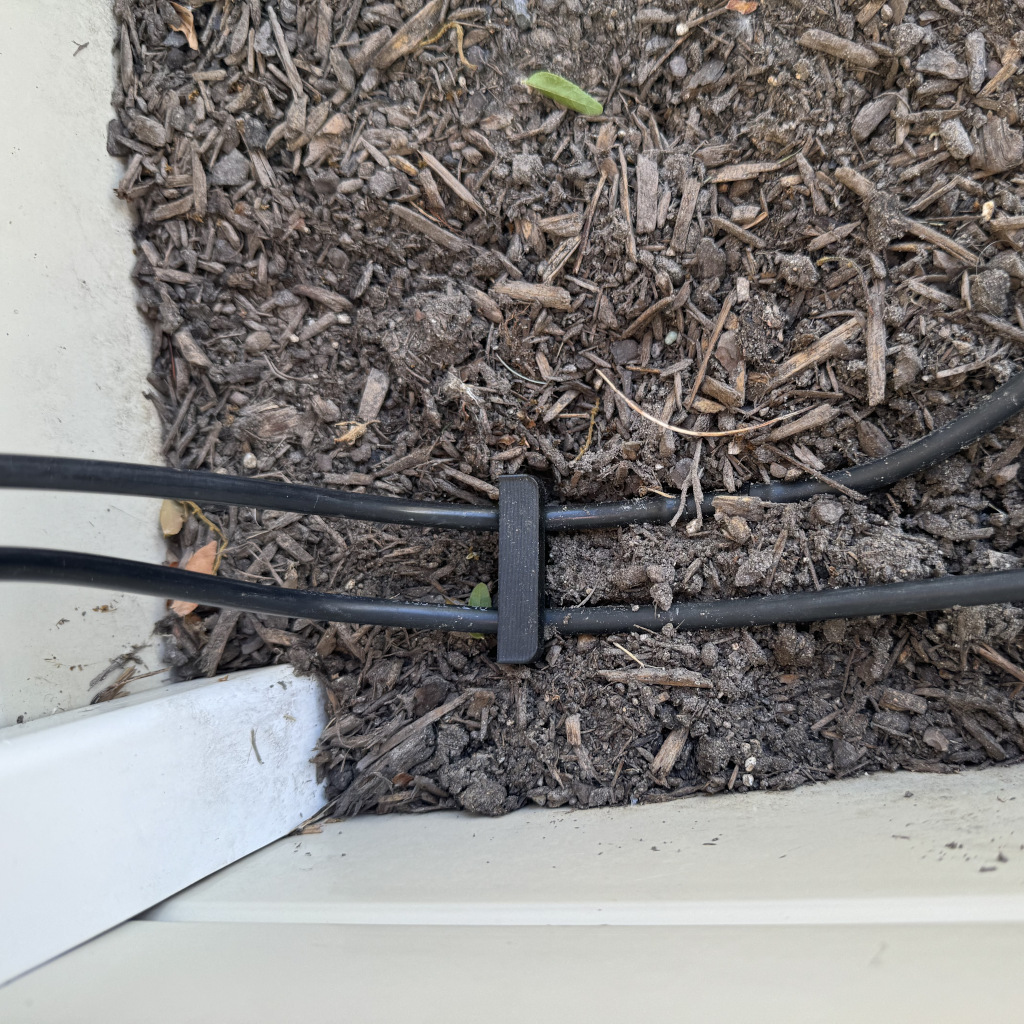 Drip Tube Irrigation Stakes by Sutekh | Download free STL model ...