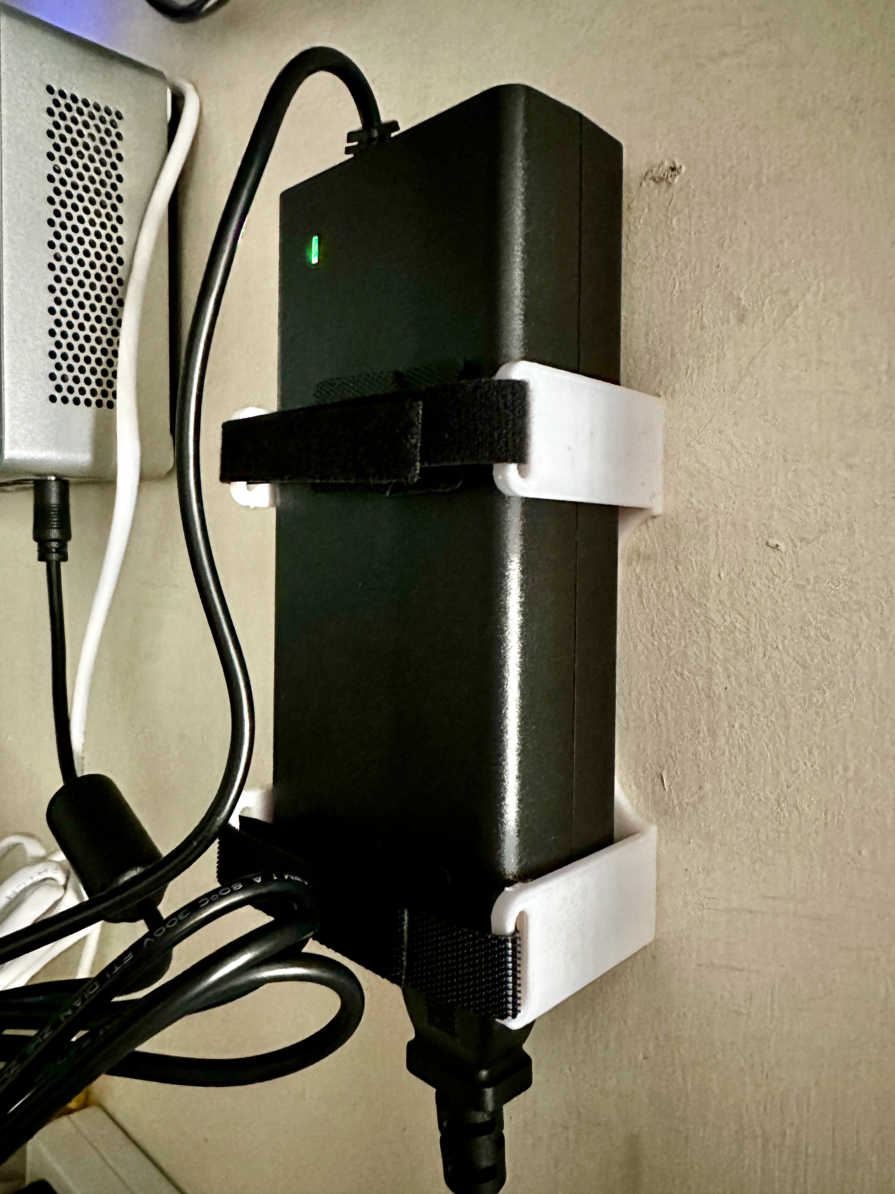 Minis Forum NPB7 Power Brick Mounting Bracket by raymanengland ...