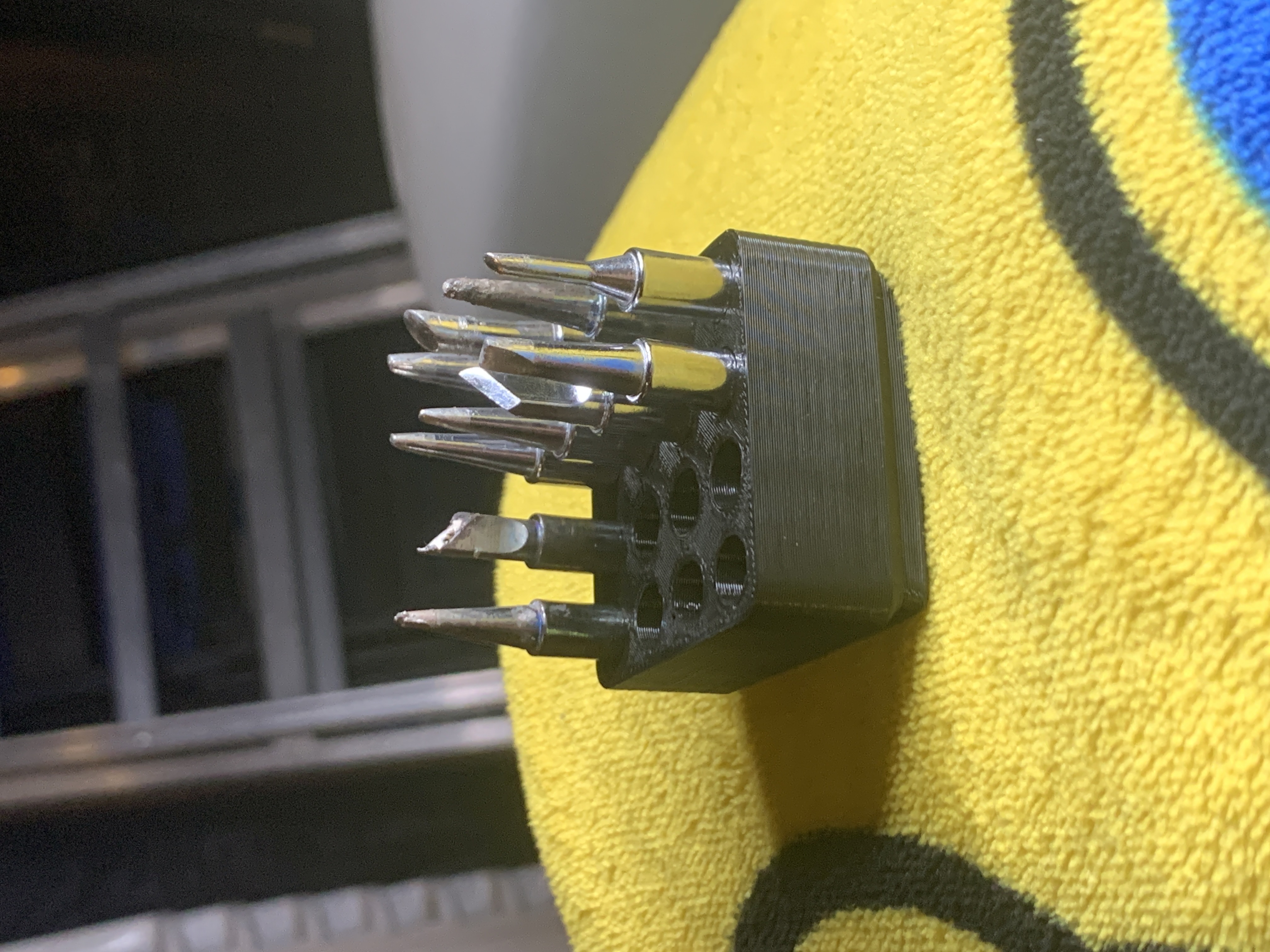 Soldering tip holder Gridfinity by Bananaperson300 | Download free STL ...