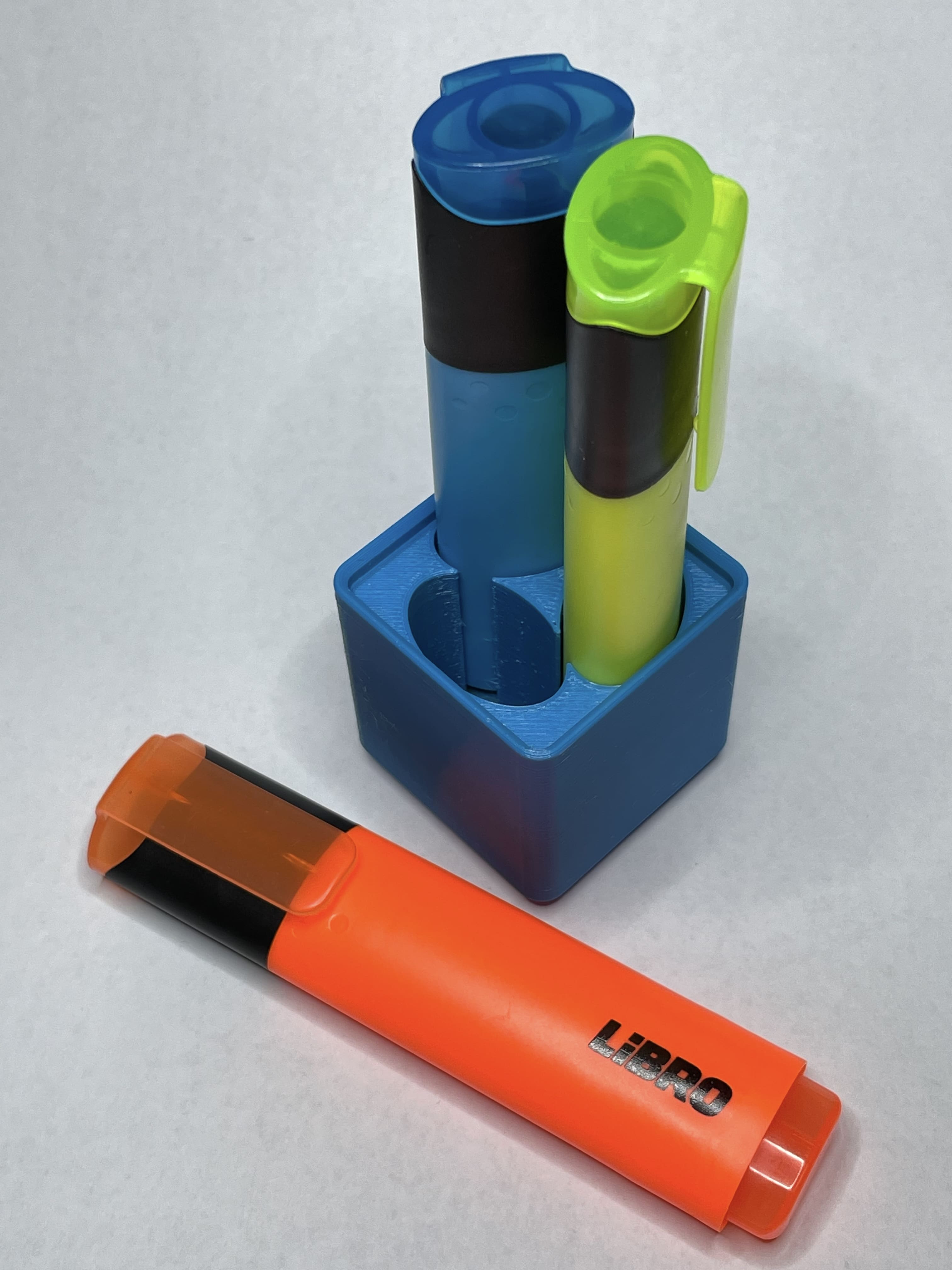 Gridfinity bin for 3 × Libro textmarkers by MacLemon | Download free ...