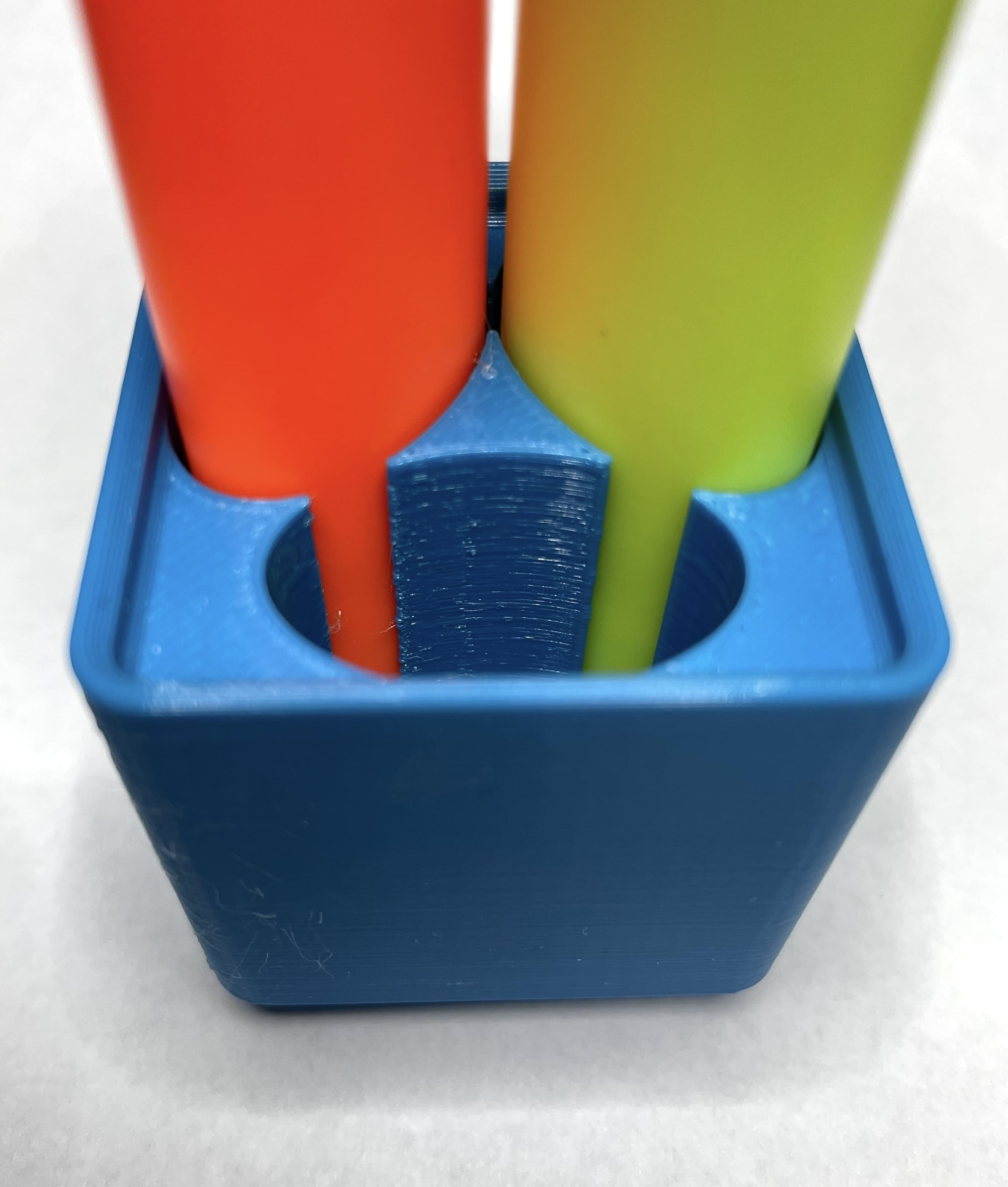 Gridfinity bin for 3 × Libro textmarkers by MacLemon | Download free ...