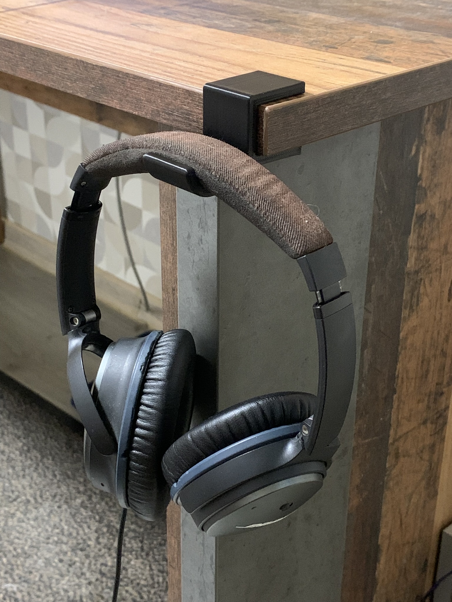 22mm Table Headphones Holder by Titas Rimša | Download free STL model ...