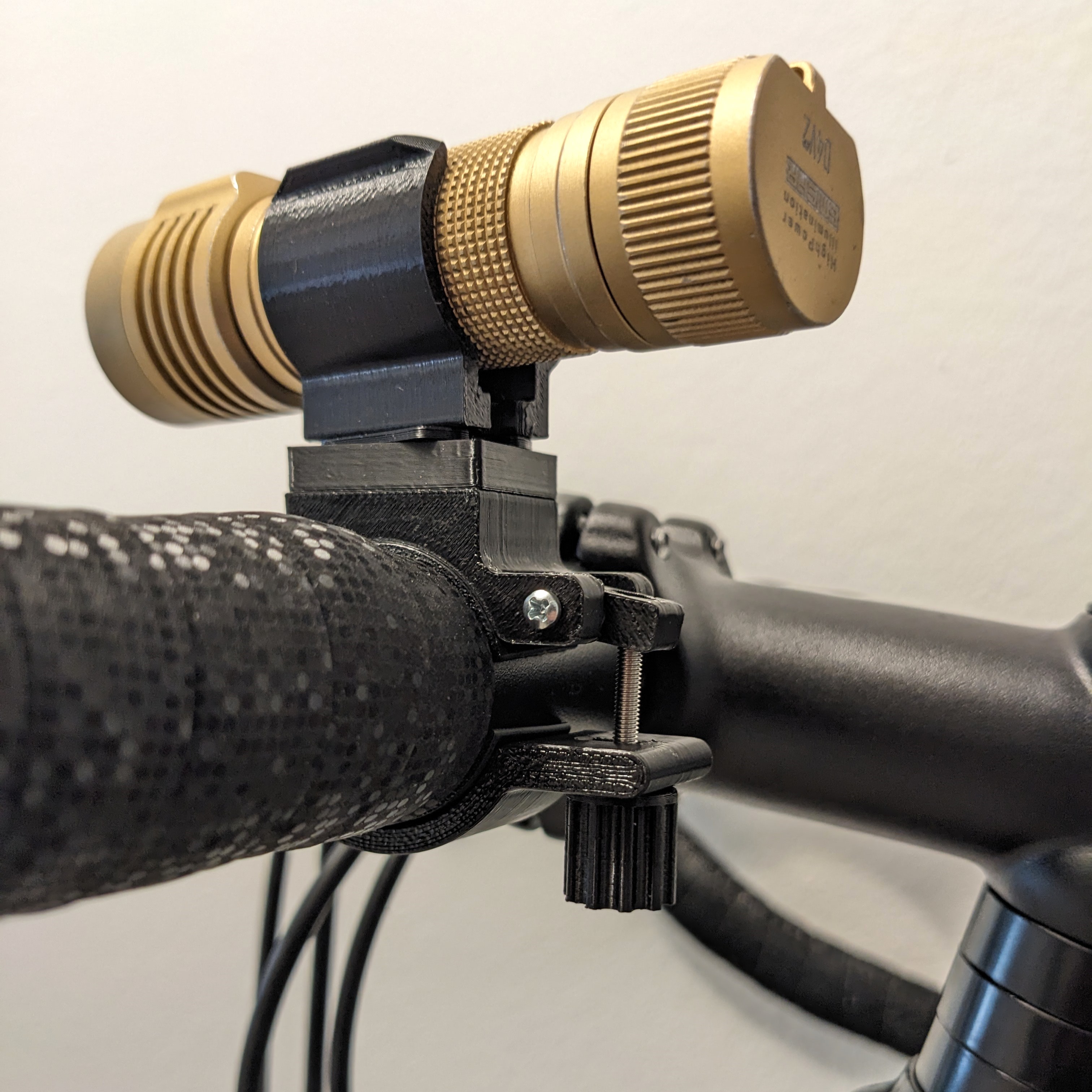 Flashlight Mount for Bikes by Spicy3d | Download free STL model ...