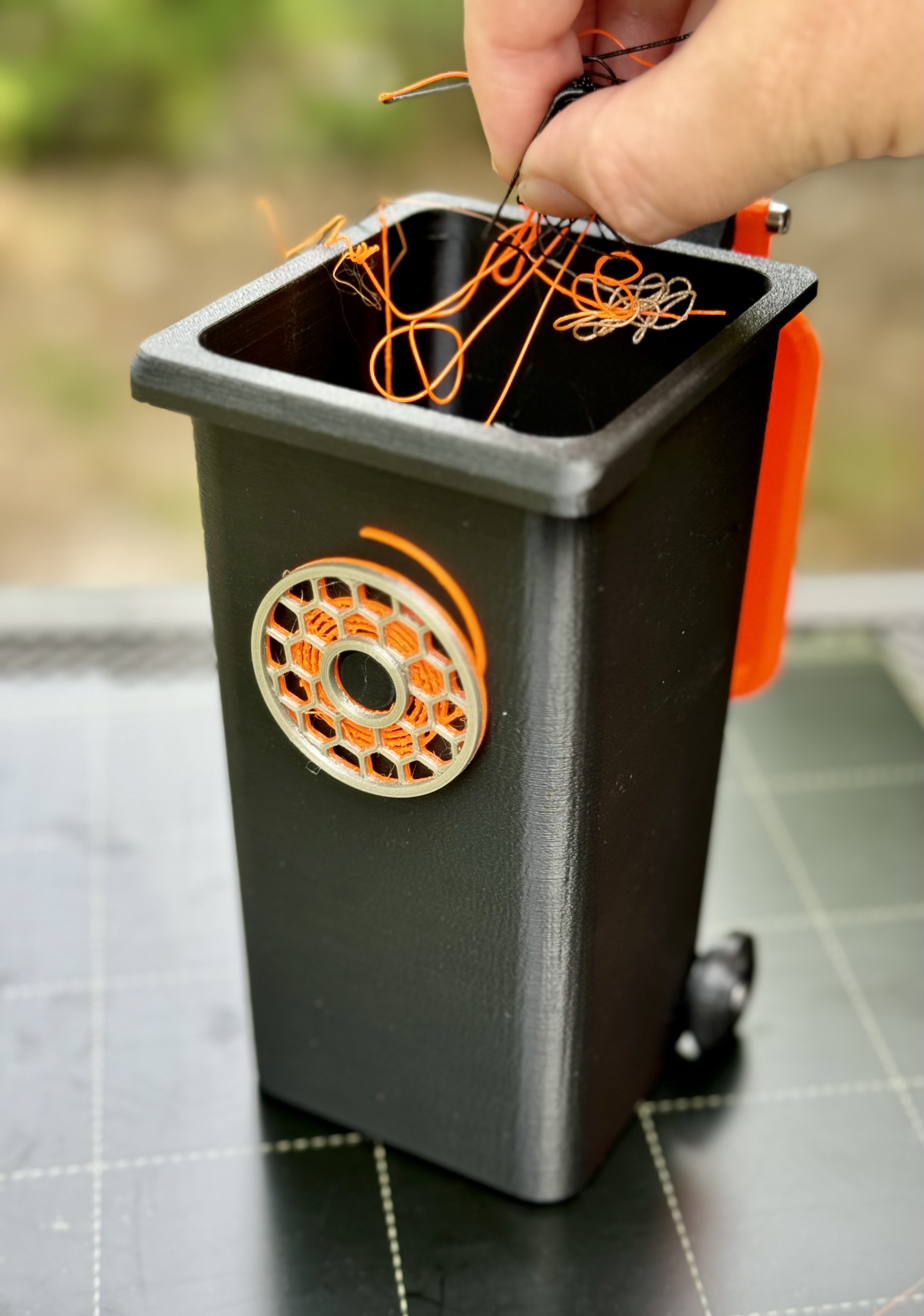Mini Wheelie Bin Desk Tidy by RichardW | Download free STL model ...