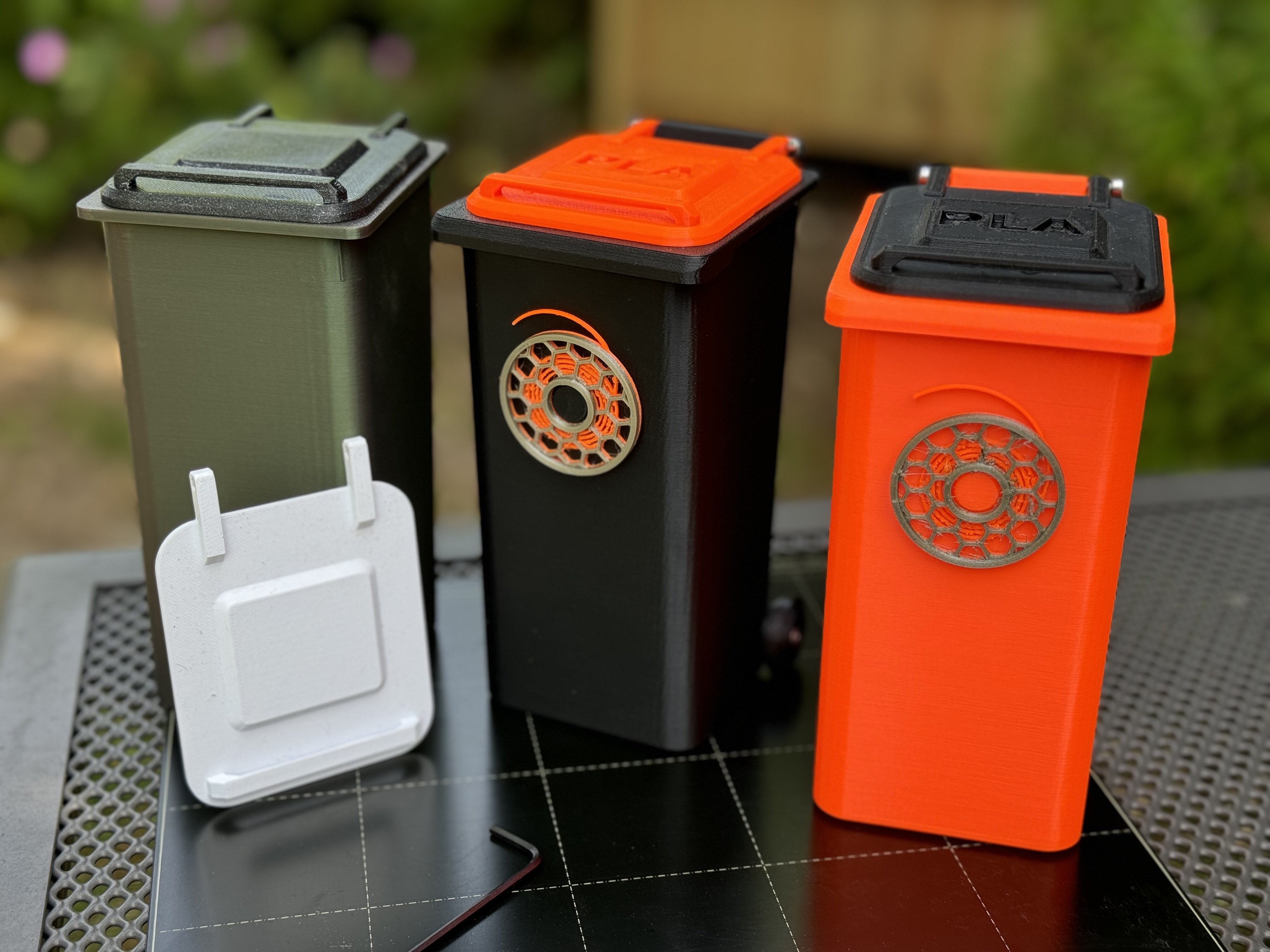 Mini Wheelie Bin Desk Tidy by RichardW | Download free STL model ...