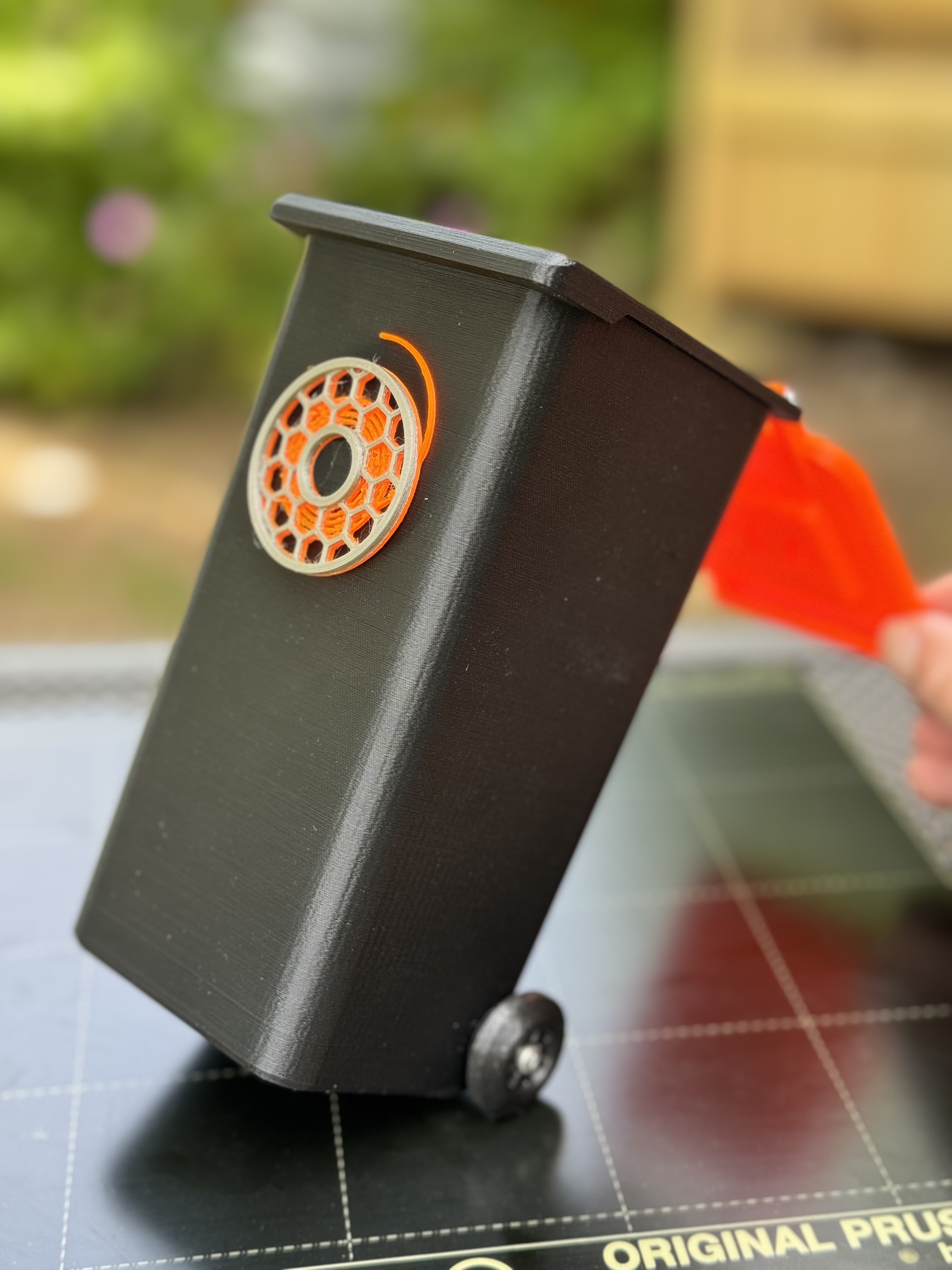 Mini Wheelie Bin Desk Tidy by RichardW | Download free STL model ...