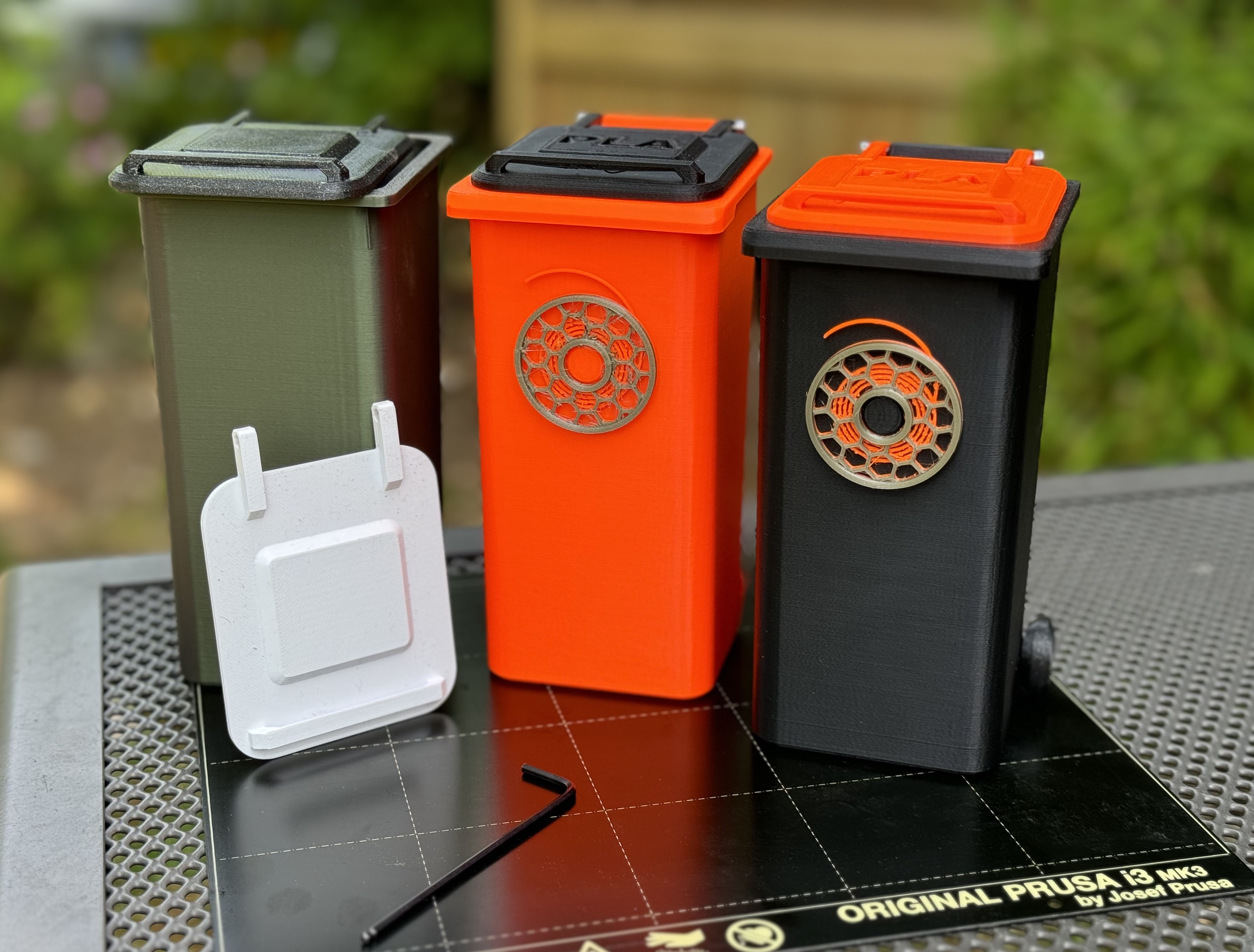 Mini Wheelie Bin Desk Tidy by RichardW | Download free STL model ...