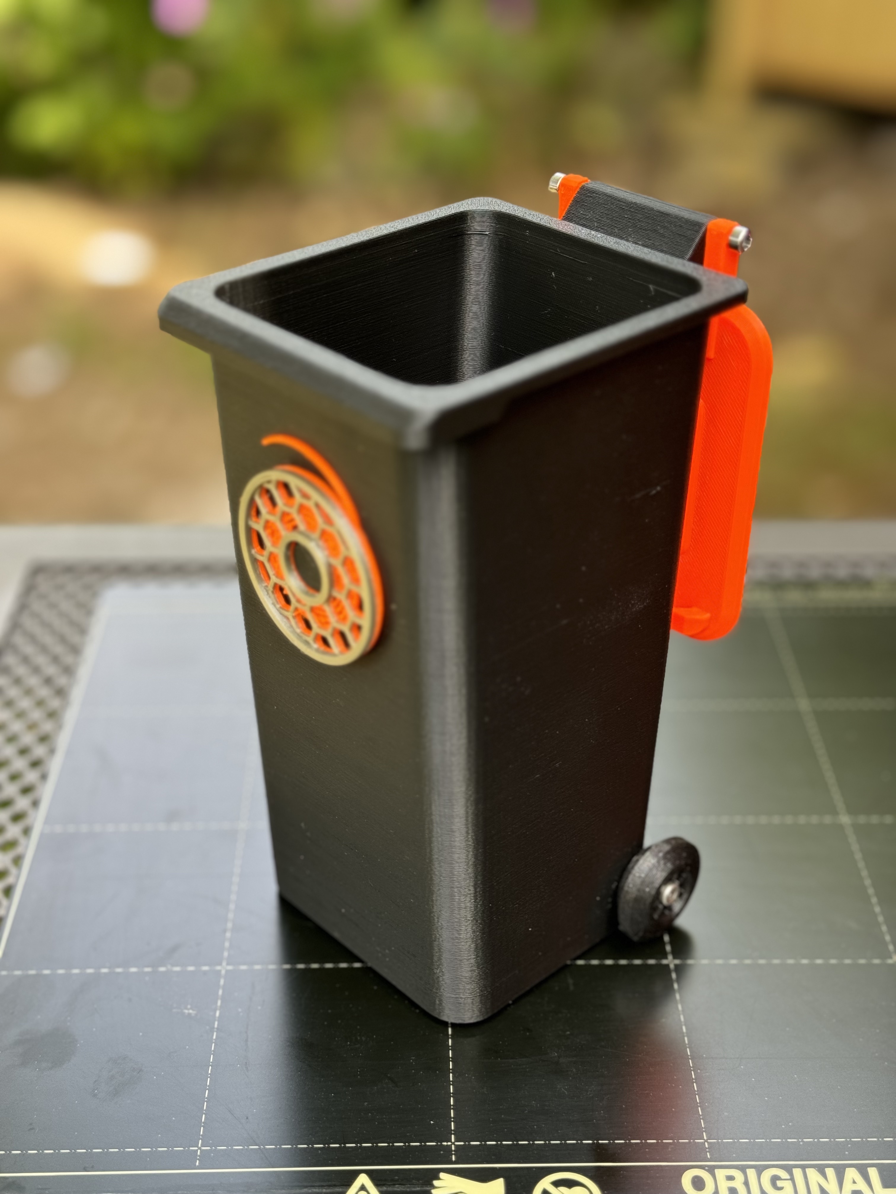 Mini Wheelie Bin Desk Tidy by RichardW | Download free STL model ...