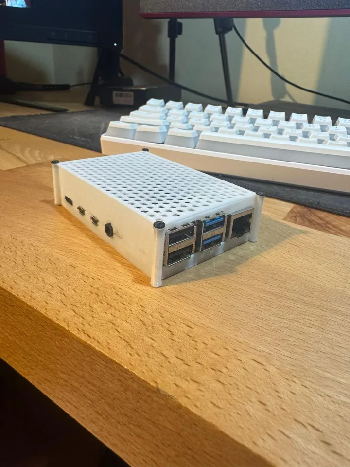 Raspberry Case by Alexo127 | Download free STL model | Printables.com