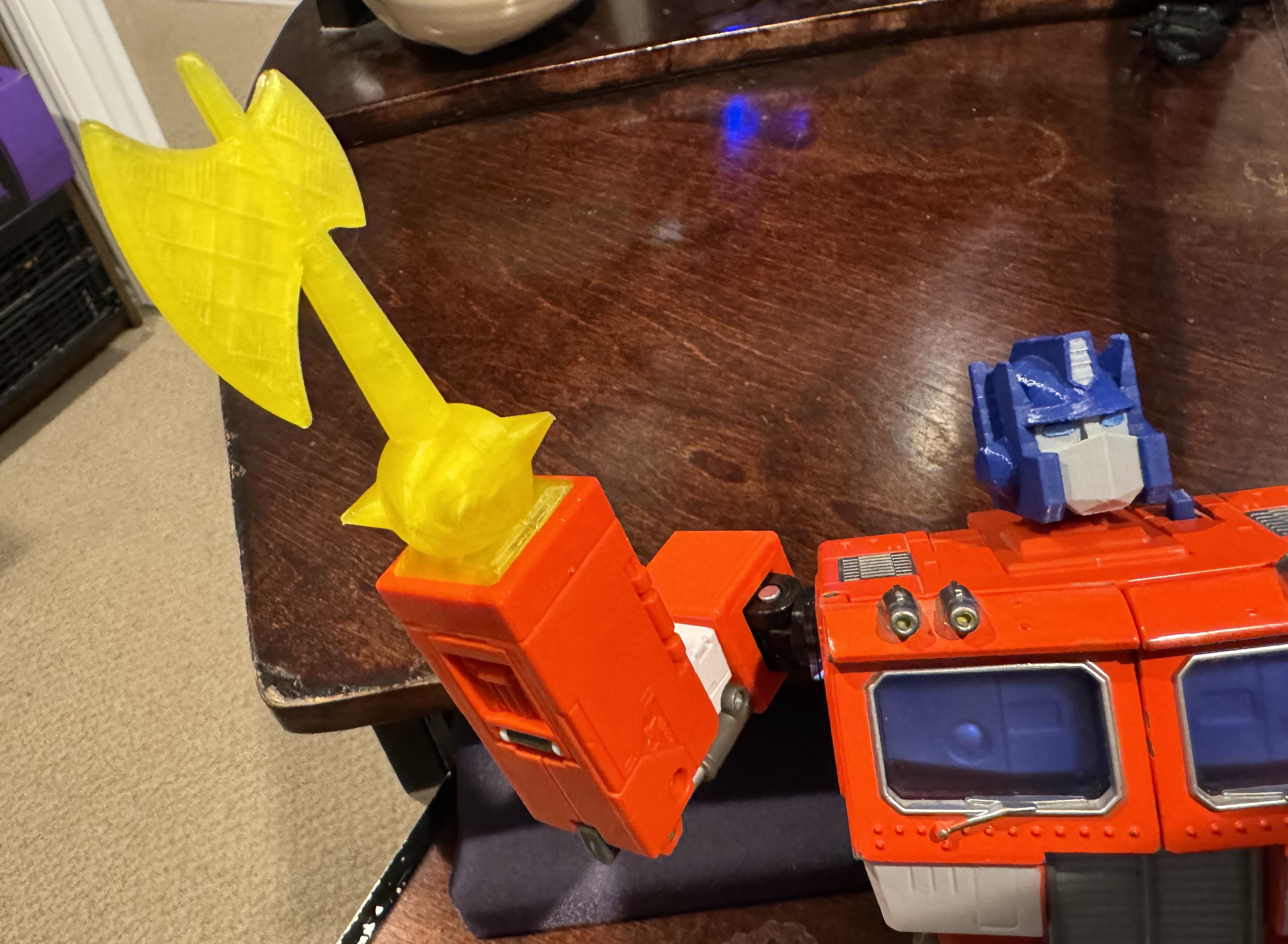 MP-01 - Masterpiece Optimus Prime - Energon Axe by Origamigreg ...