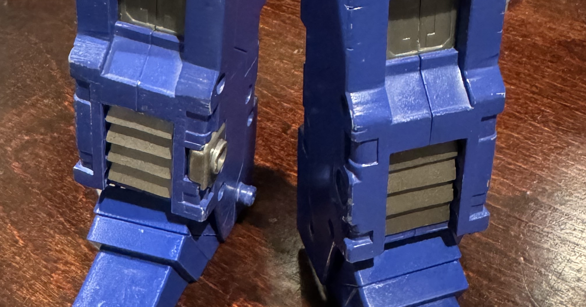 MP-01 - Masterpiece Optimus Prime - Feet by Origamigreg | Download free ...