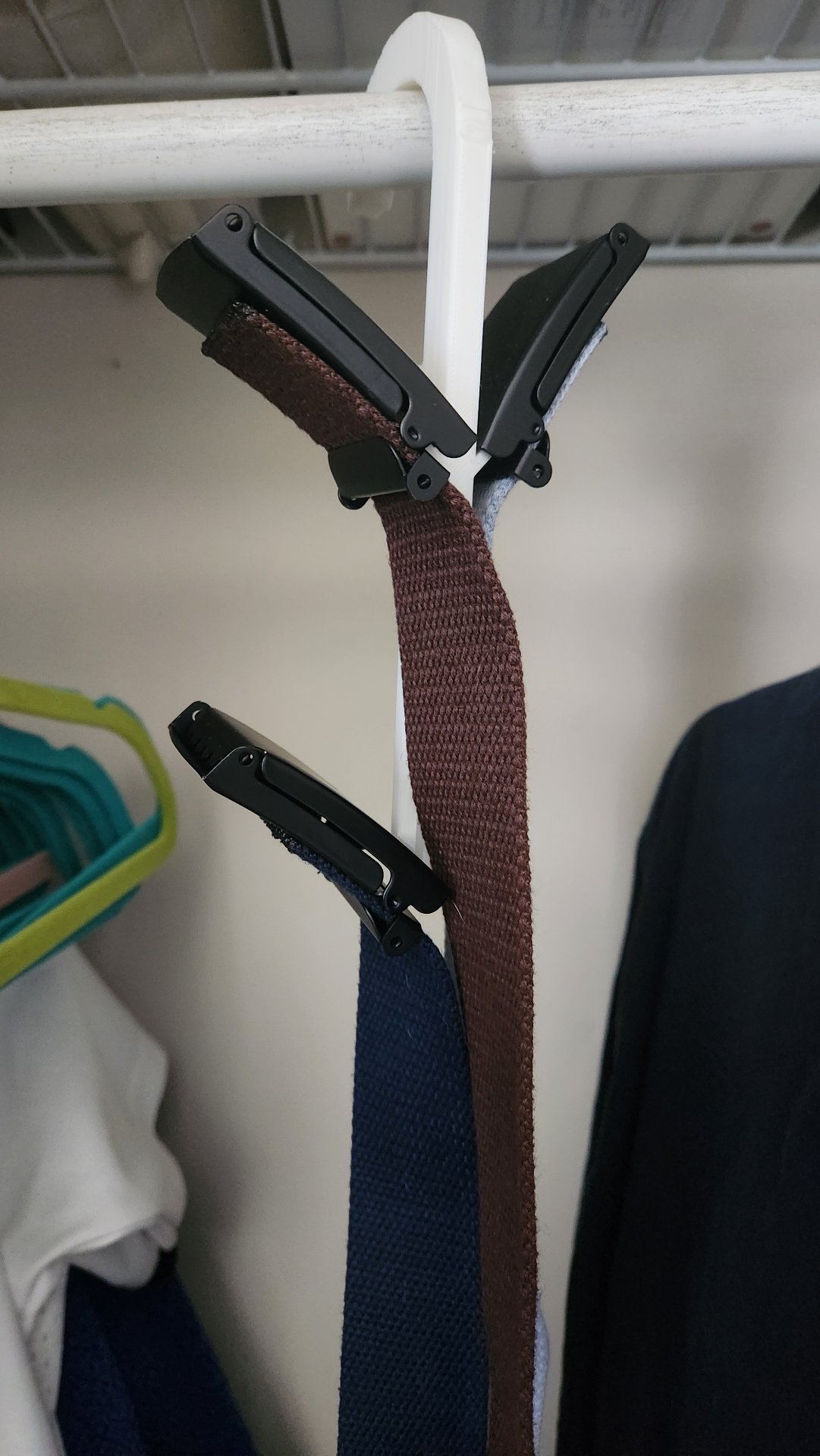 Clasp Belt Hanger by STEM_Dojo | Download free STL model | Printables.com