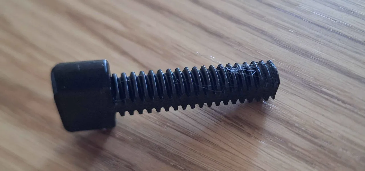 An even longer version of the fixed screw by Ferdinand | Download free ...