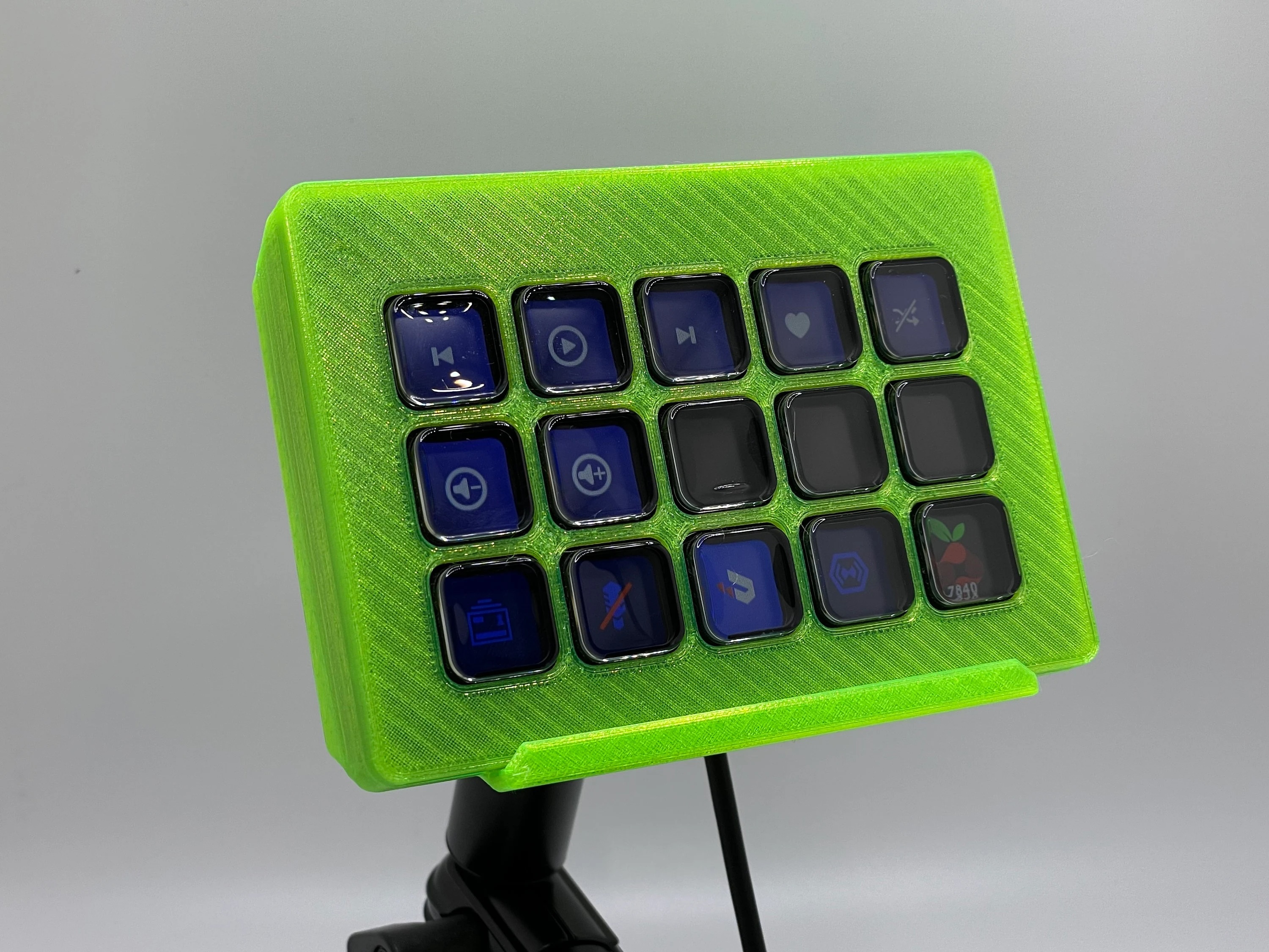 StreamDeck MK2 Faceplate by Blake | Printables Store