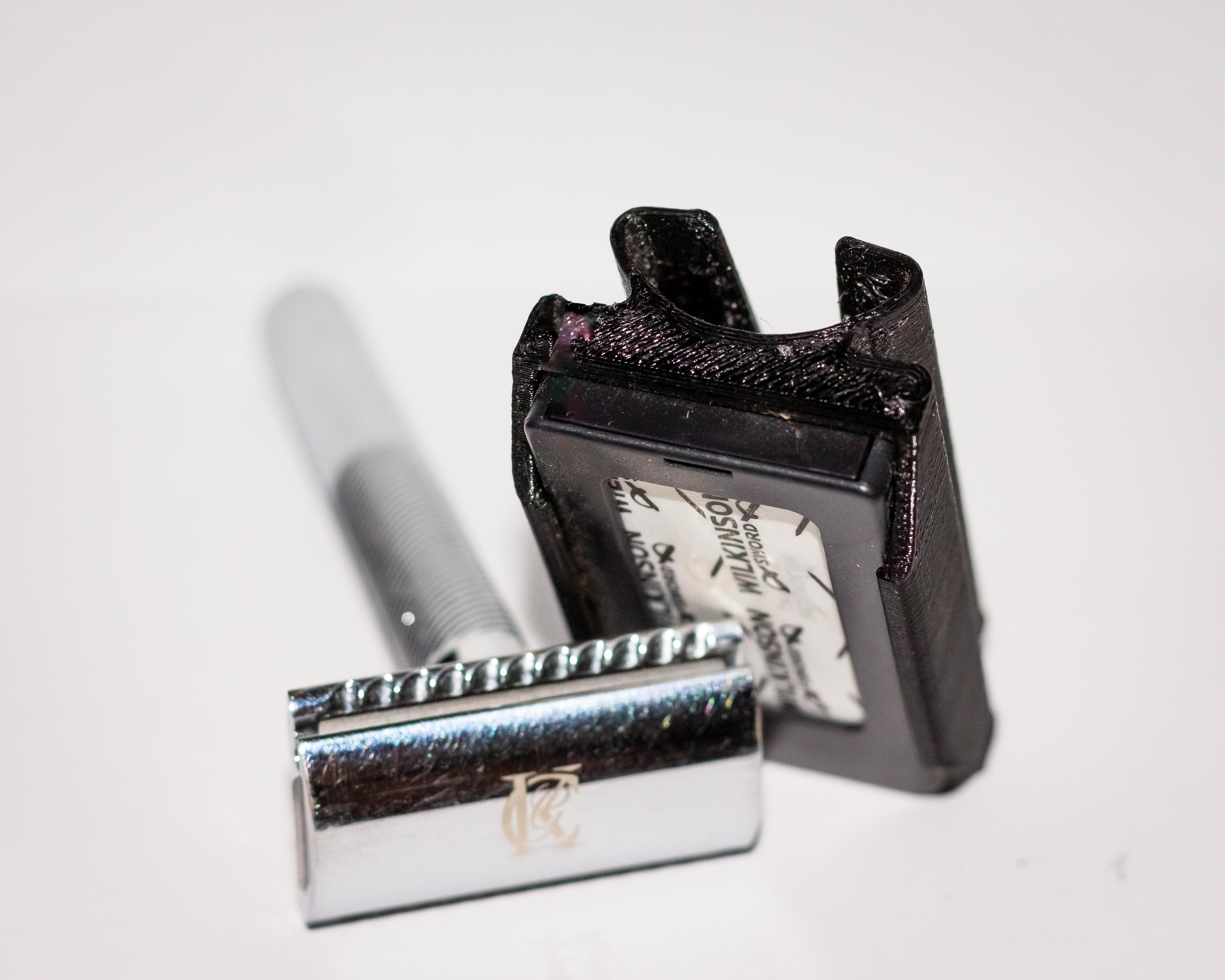 Razor cover with integrated blades box holder by Igotocds | Download ...