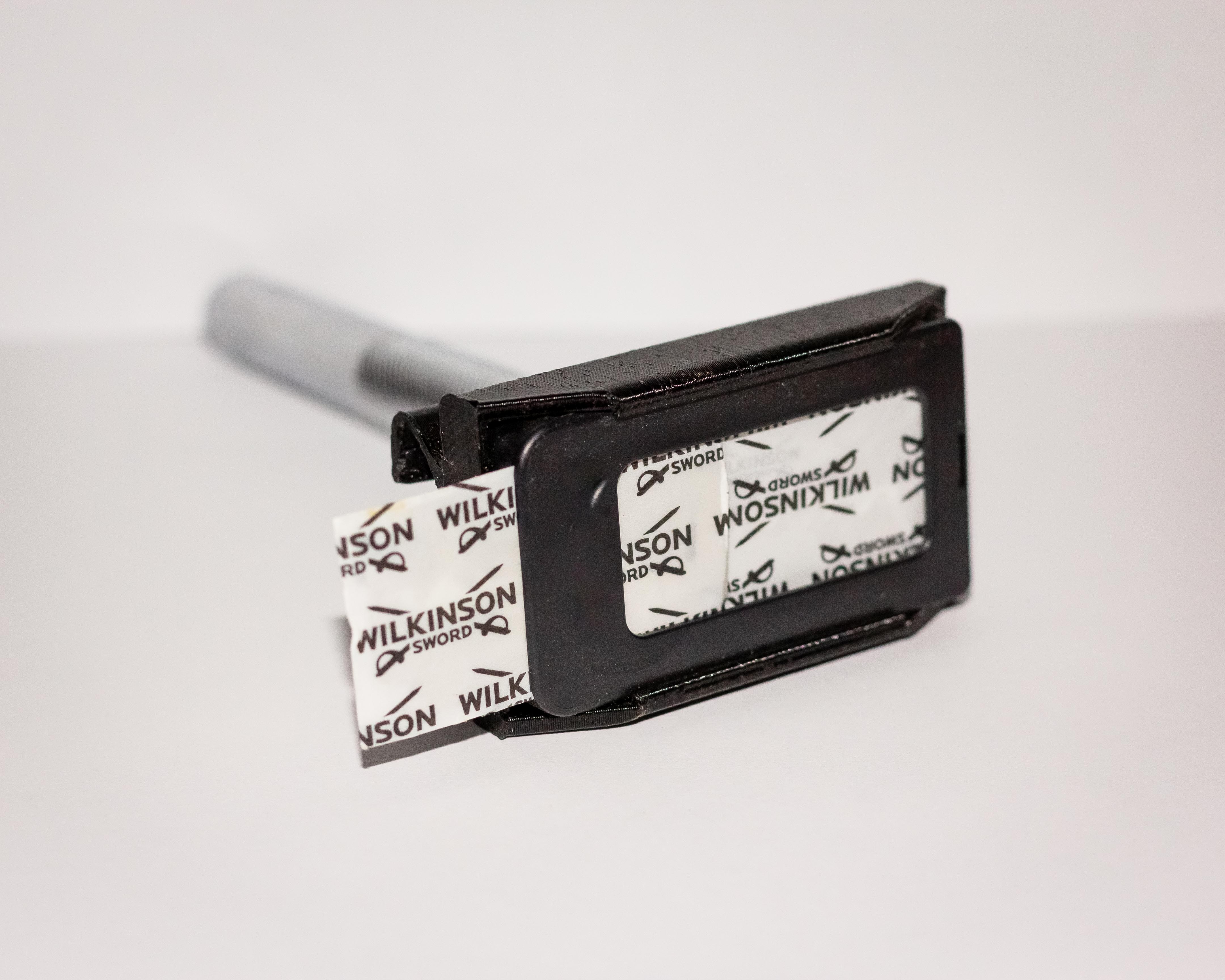 Razor cover with integrated blades box holder by Igotocds | Download ...