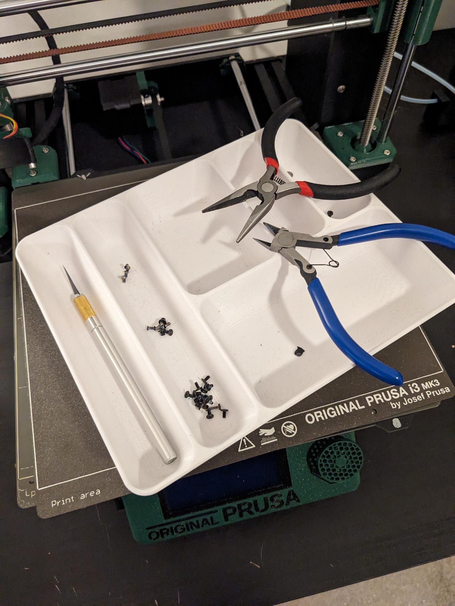 Magnetic parts tray by Peter K | Download free STL model | Printables.com