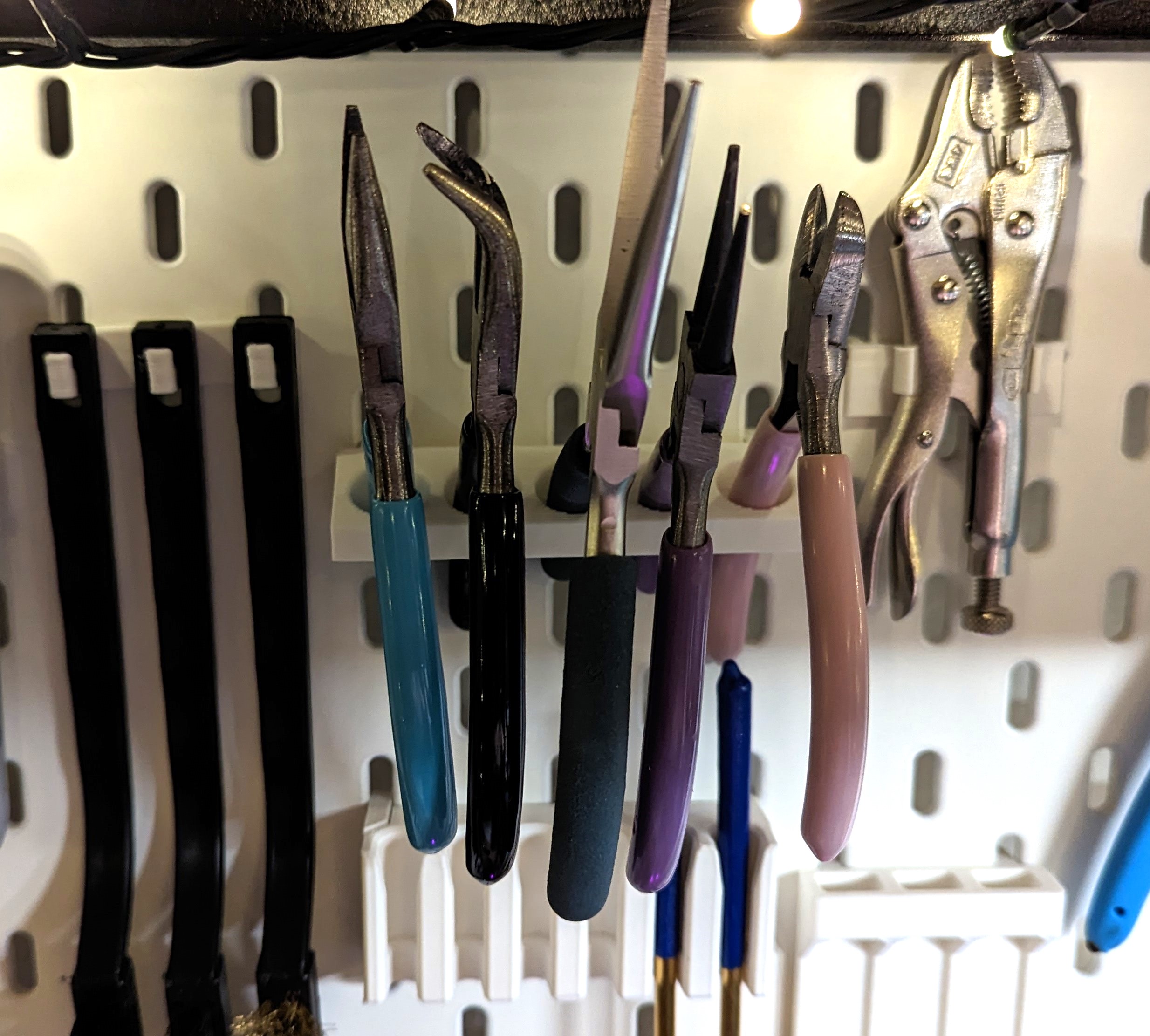 Pliers Rack - Ikea Skadis pegboard by CosmicNimbus | Download free STL ...