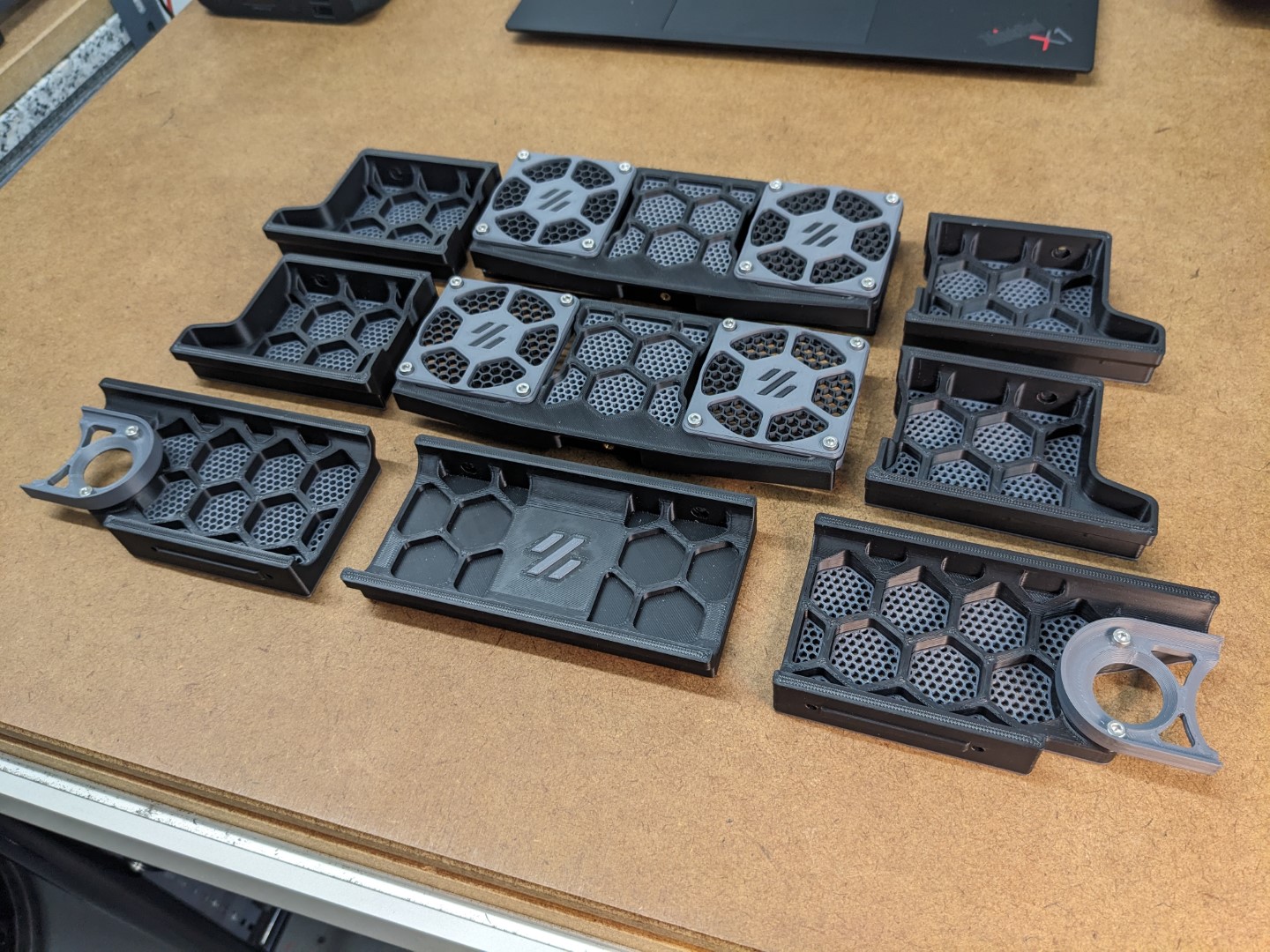 Plug-In Mesh Inserts for Voron 2.4 and Trident Skirts da DET-Man ...