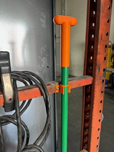 1 inch Broom Handle Wall Mount by Bennett-182 | Download free STL model ...