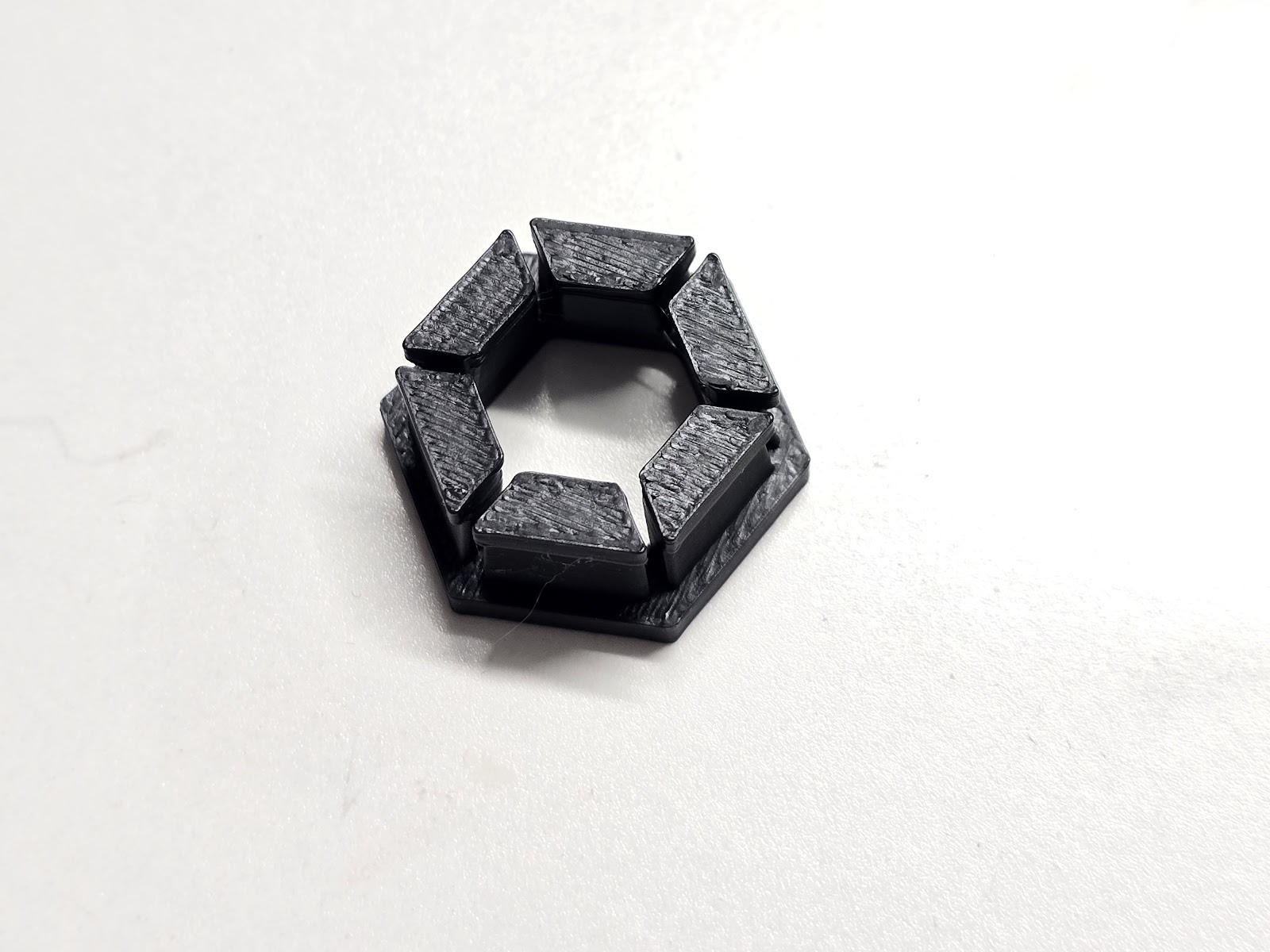 Honeycomb Storage Wall Improved Hex Inserts par Andrew Frahn ...