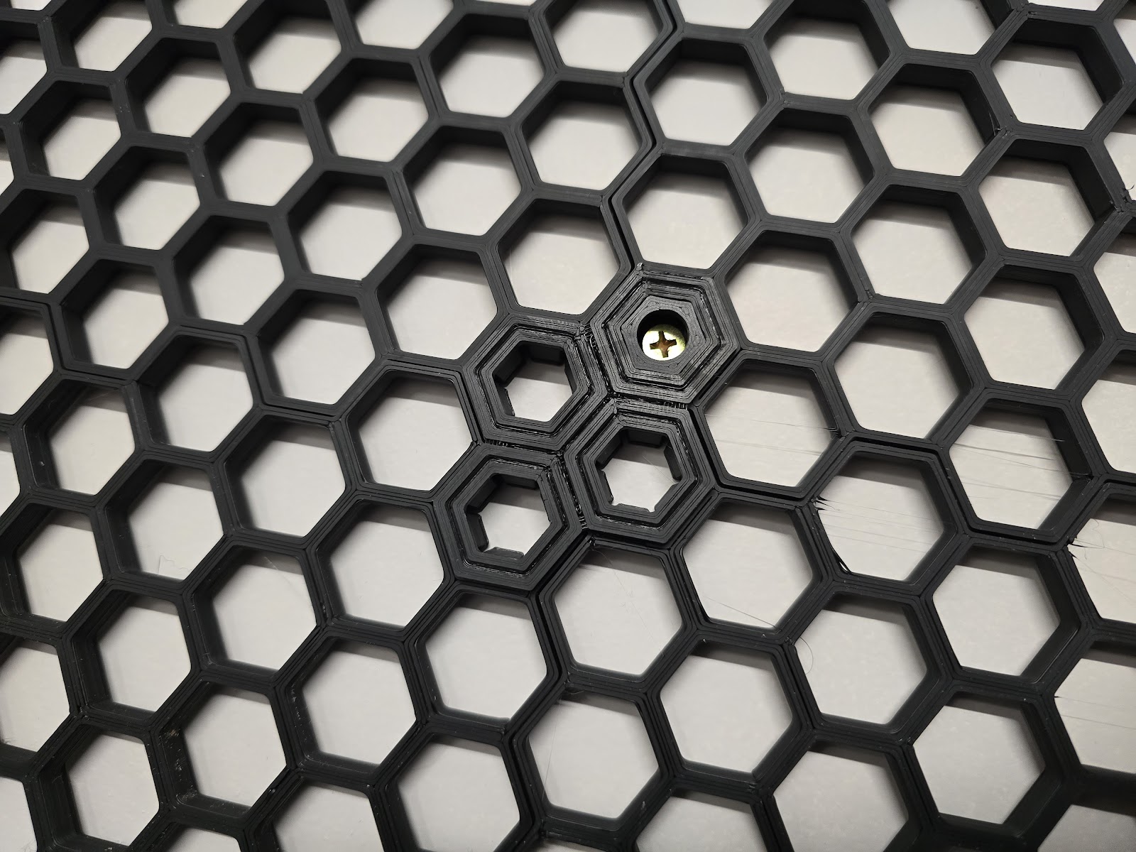 Honeycomb Storage Wall Improved Hex Inserts par Andrew Frahn ...