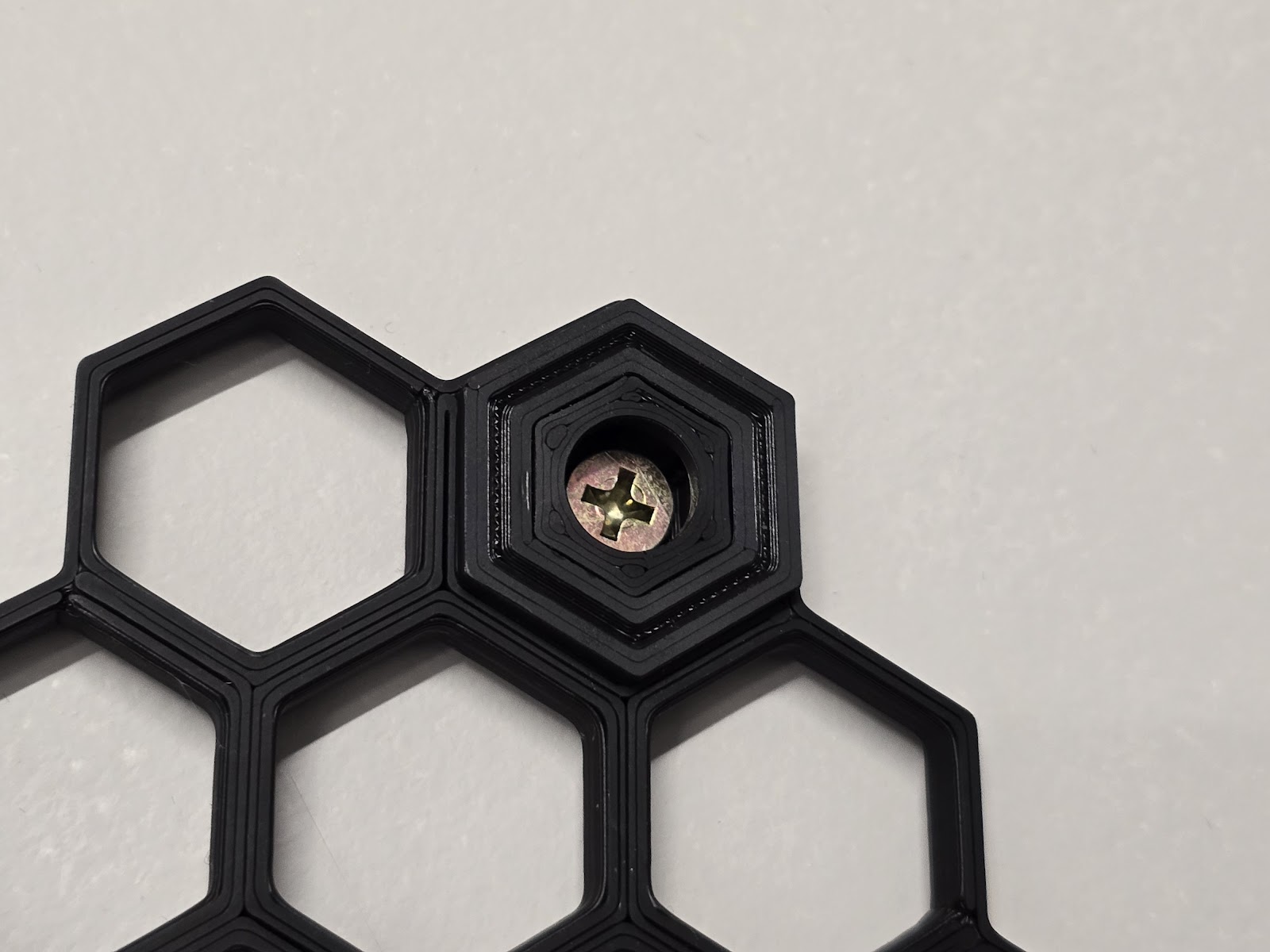 Honeycomb Storage Wall Improved Hex Inserts par Andrew Frahn ...