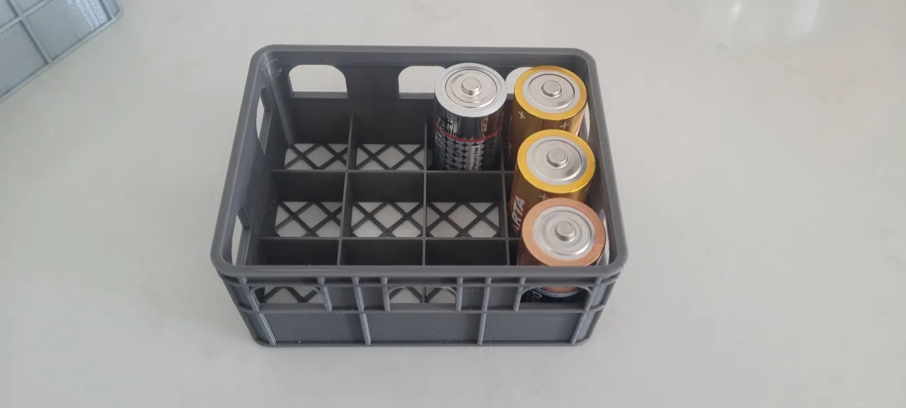 Battery Crates for AA, AAA, C and 9V - large quantity by Eddi Maevski ...