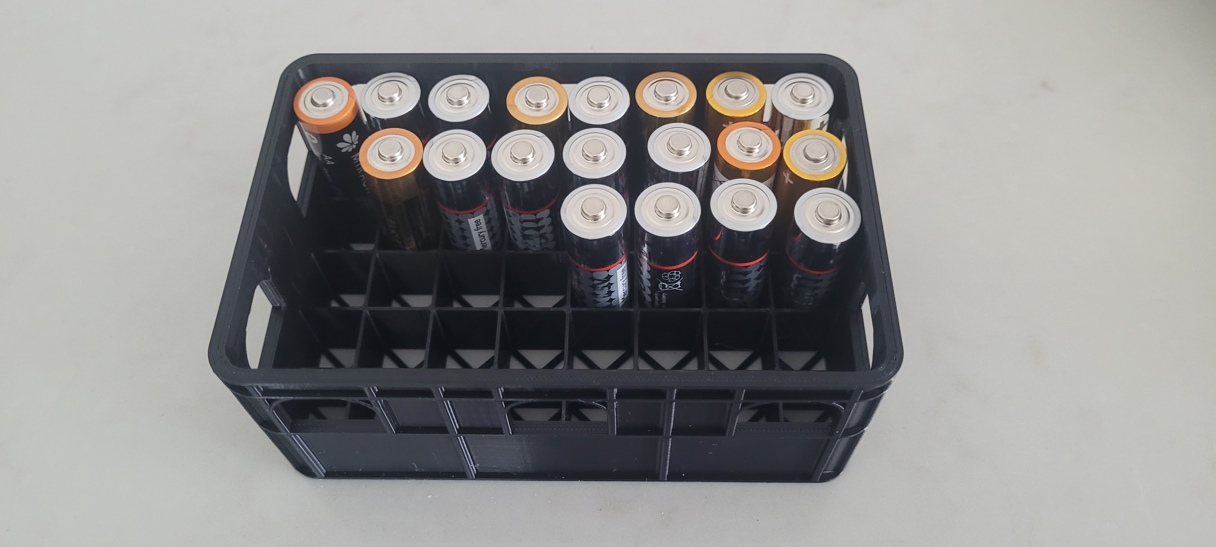Battery Crates for AA, AAA, C and 9V - large quantity by Eddi Maevski ...