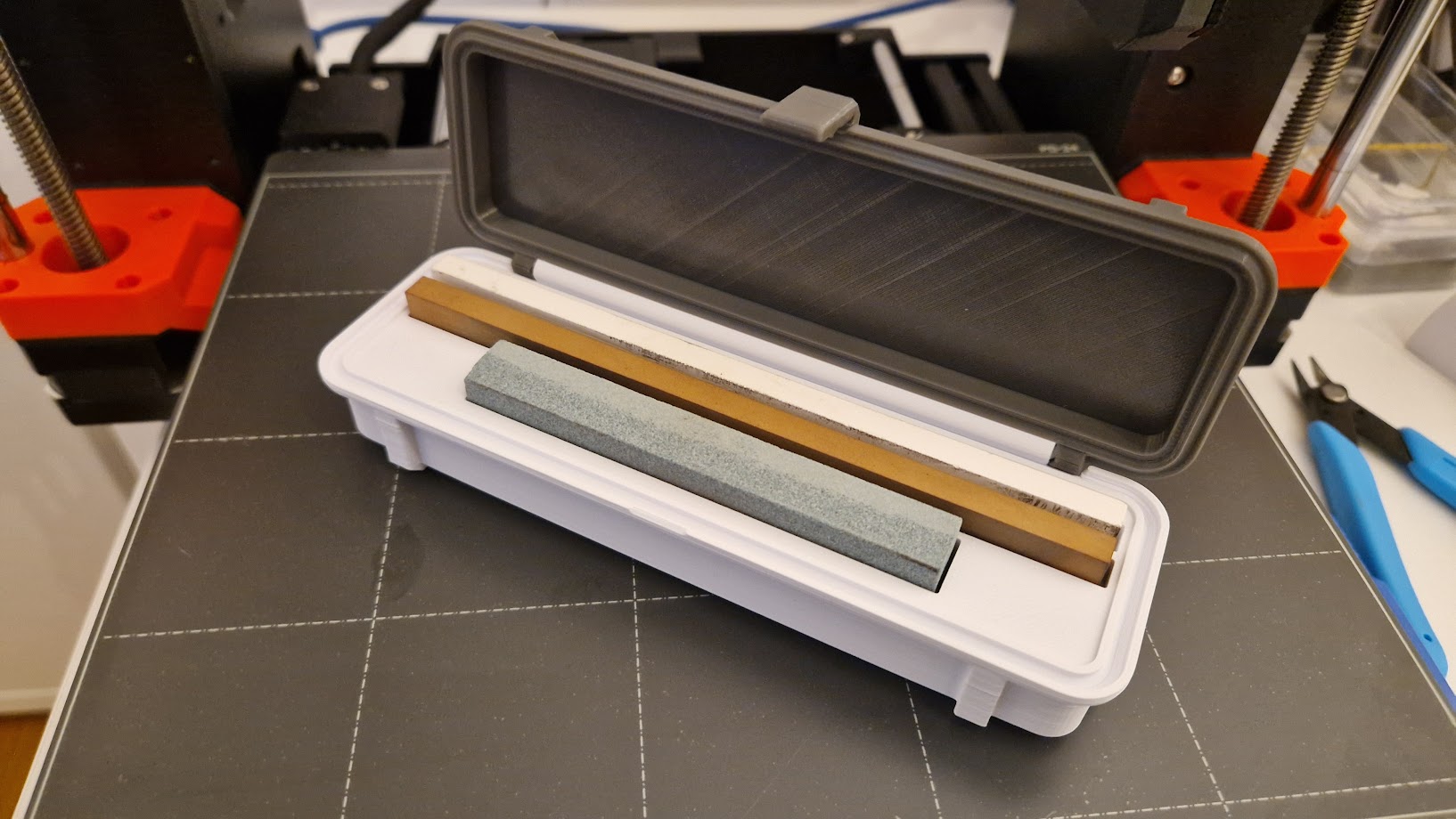 Improved Parametric Rugged Box por Dreadnought | Descargar modelo STL gratuito | Printables.com