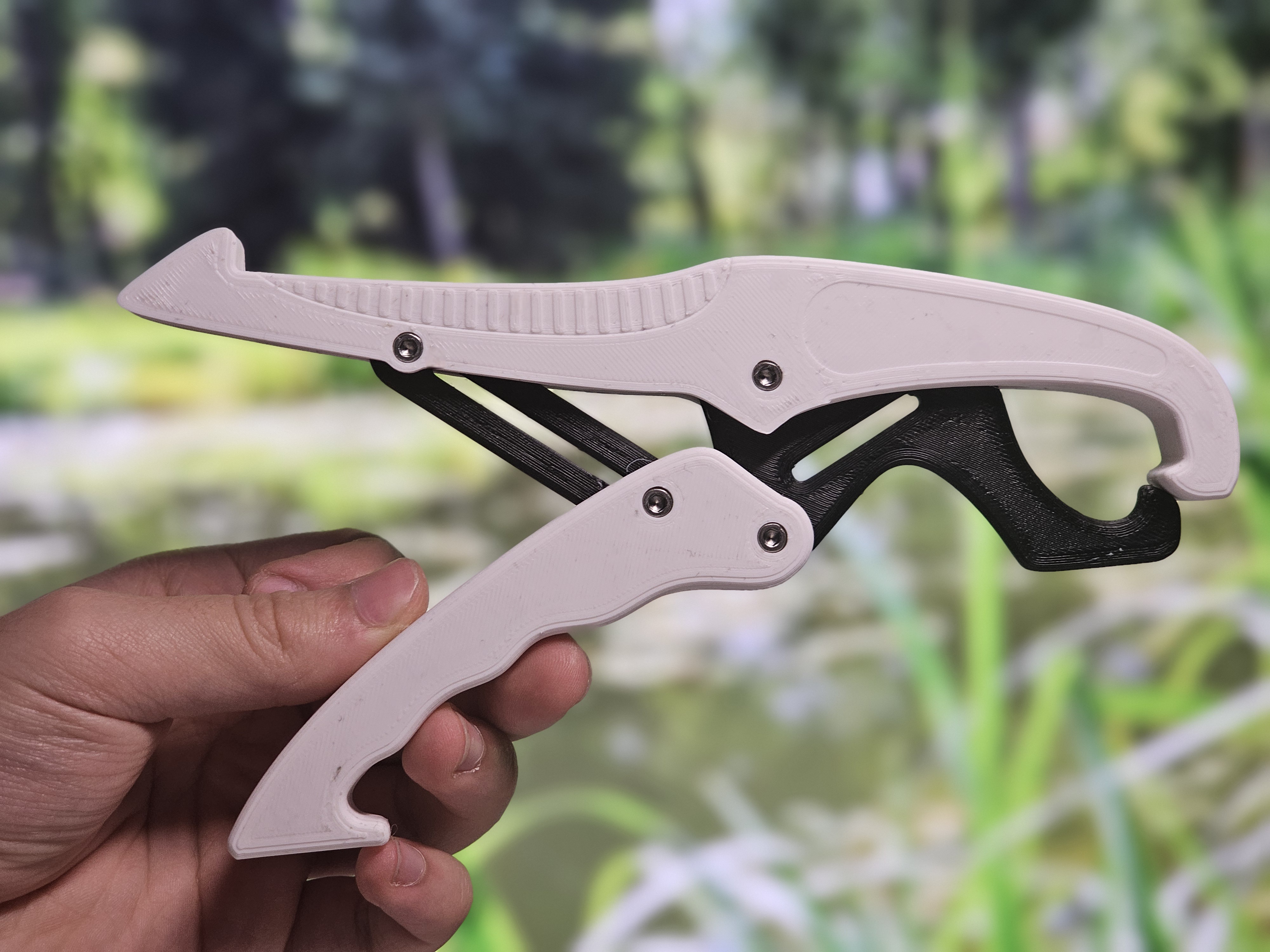Fish Lip Gripper by Magmabow | Download free STL model | Printables.com
