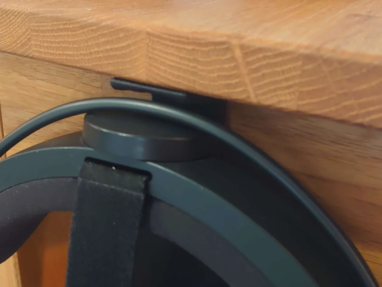 Oculus VR headset holder by Akcel | Download free STL model ...