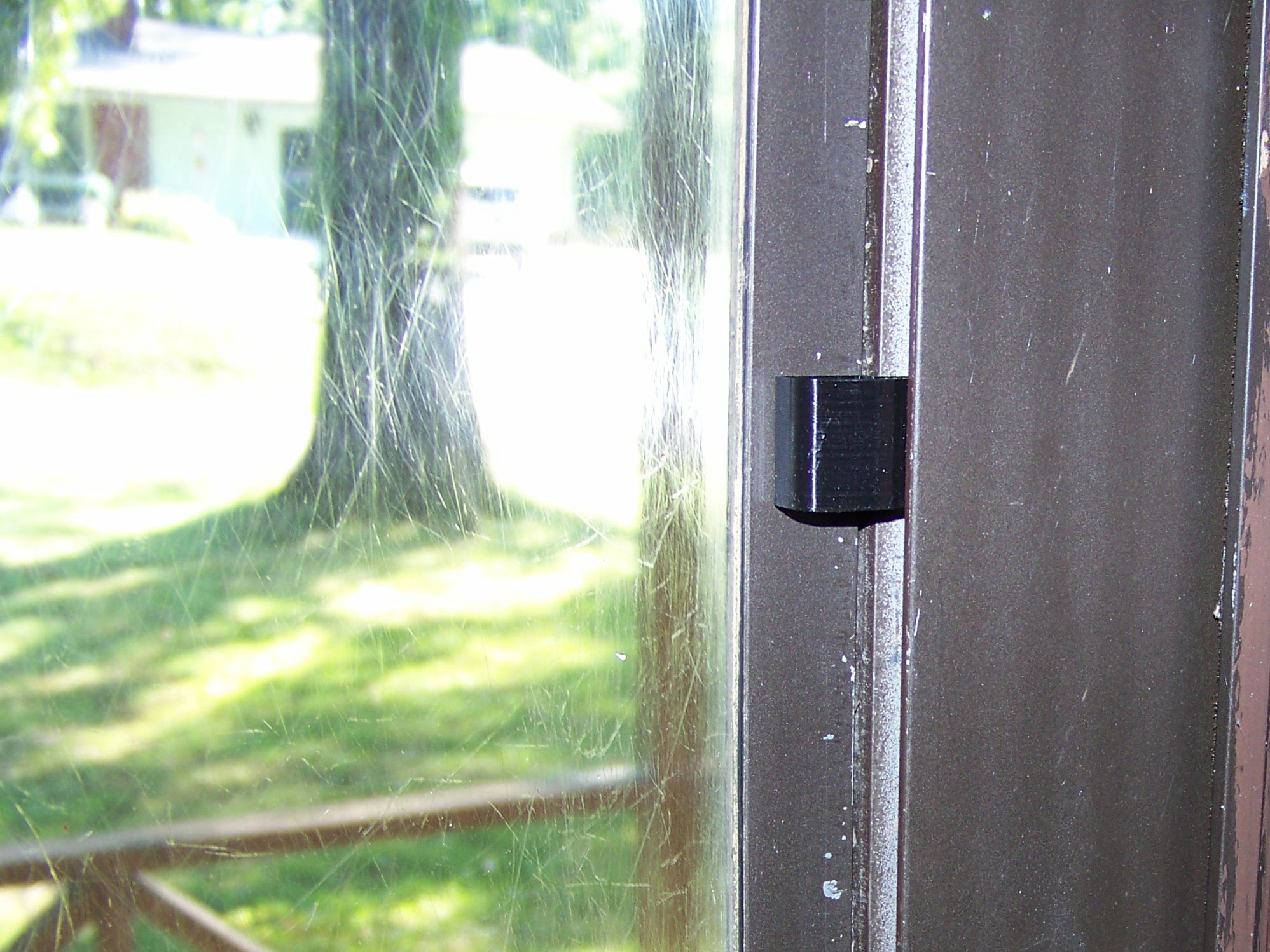 Older Storm Door Glass Clip by JEO | Download free STL model ...