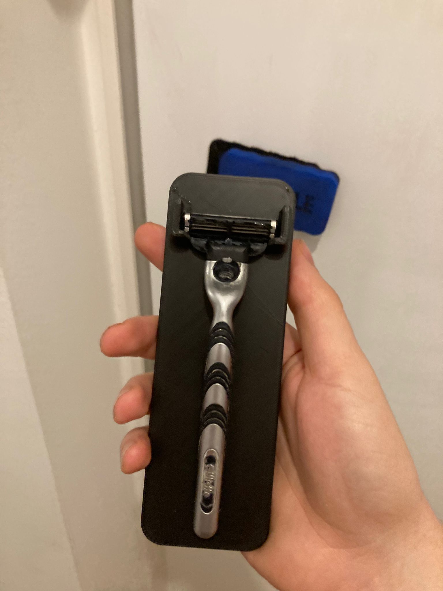 Gilette Mach 3 Razor Holder by arthur.gritzky | Download free STL model ...