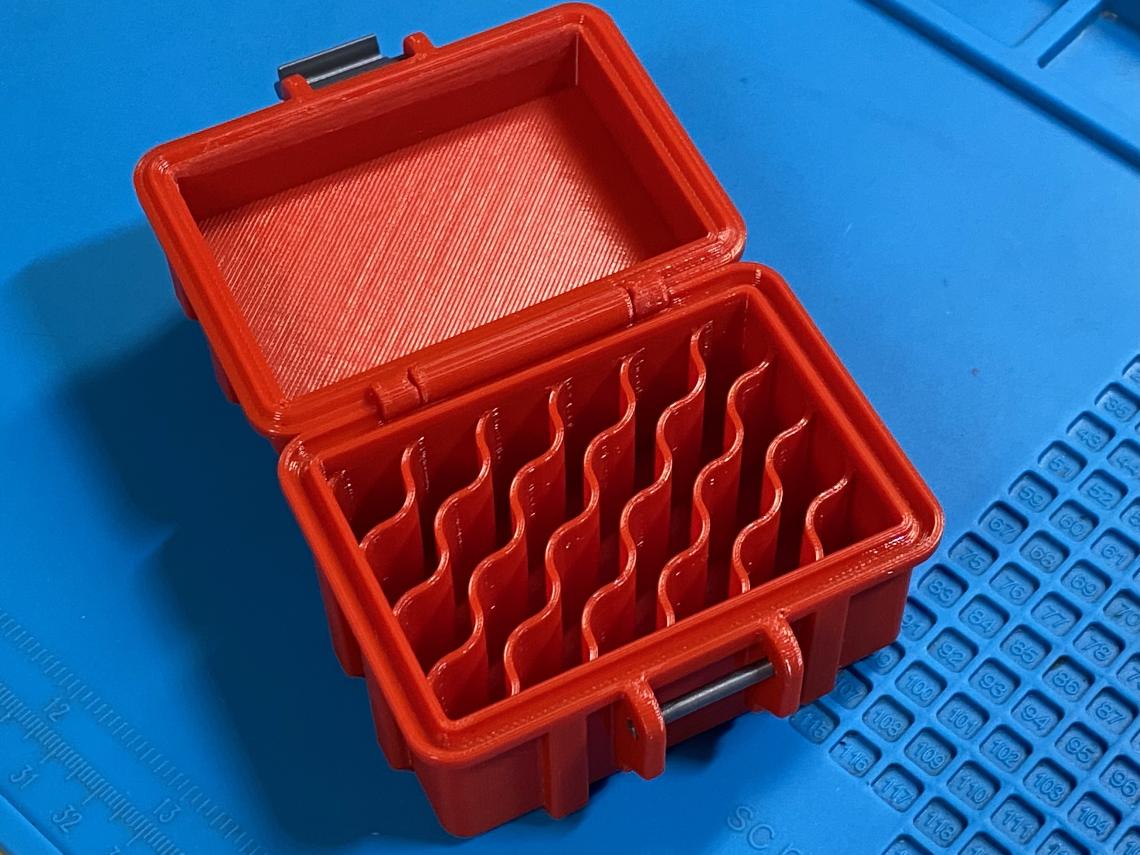 AAA 24 Battery Case w/ Latch - Wavy Structure by Forker45 | Download ...