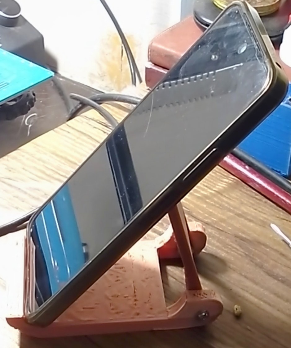 Adjustable mobile stand by Swarup | Download free STL model ...