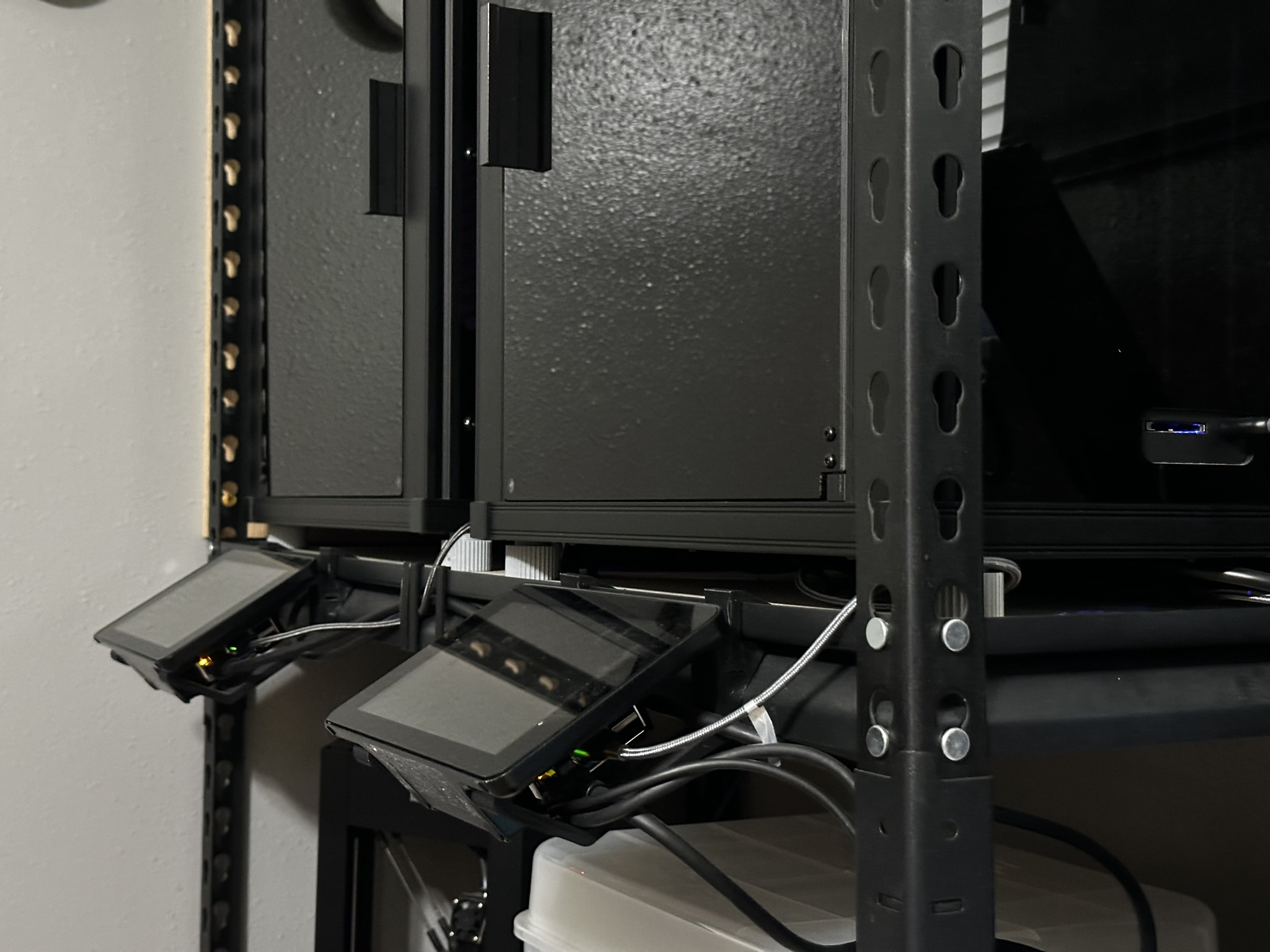 Metal Storage Shelf RPi + 7" Screen Mount by Chris Kiggins | Download ...