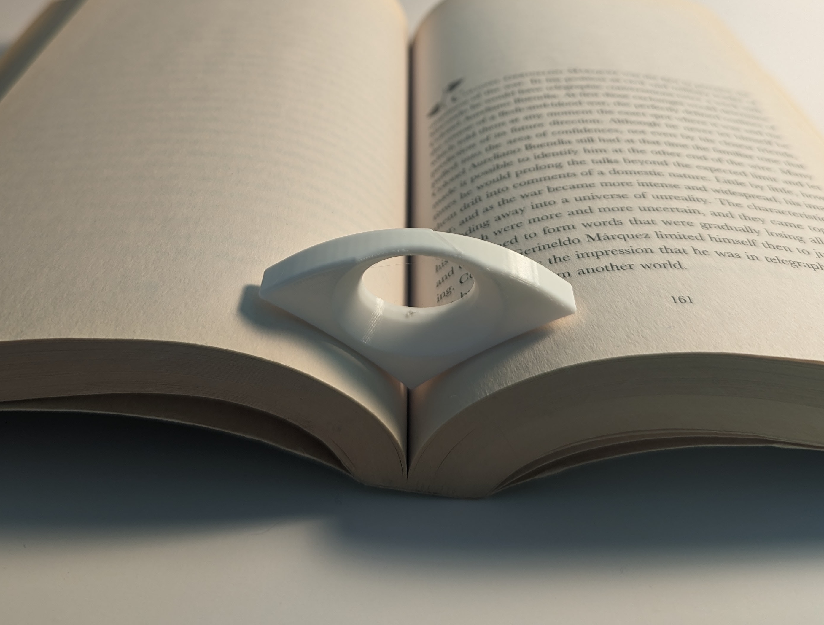 Page Holder V1 by BakedBean3D | Download free STL model | Printables.com