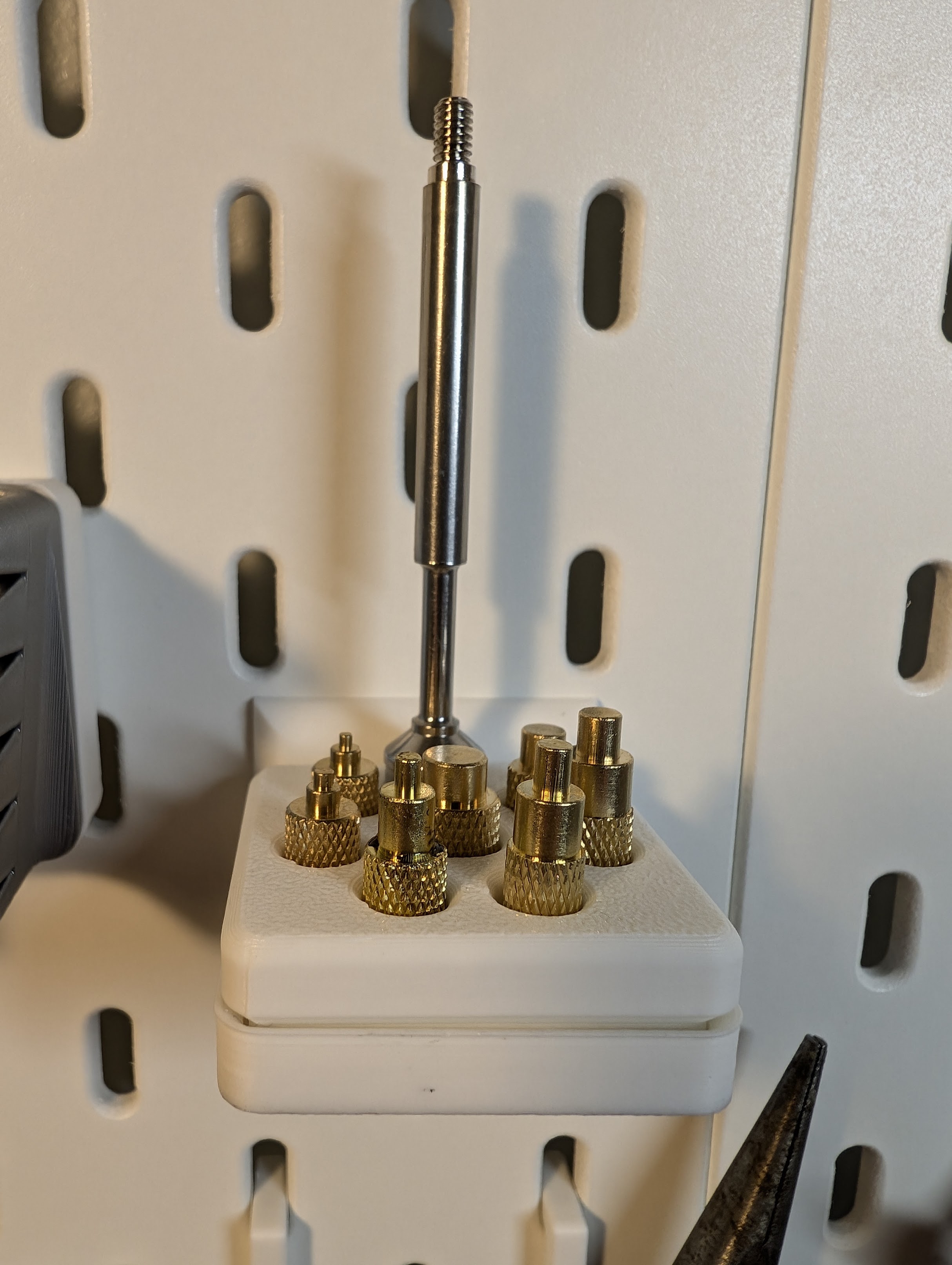 Heat set inserts holder for Gridfinity by Paradox | Download free STL model | Printables.com