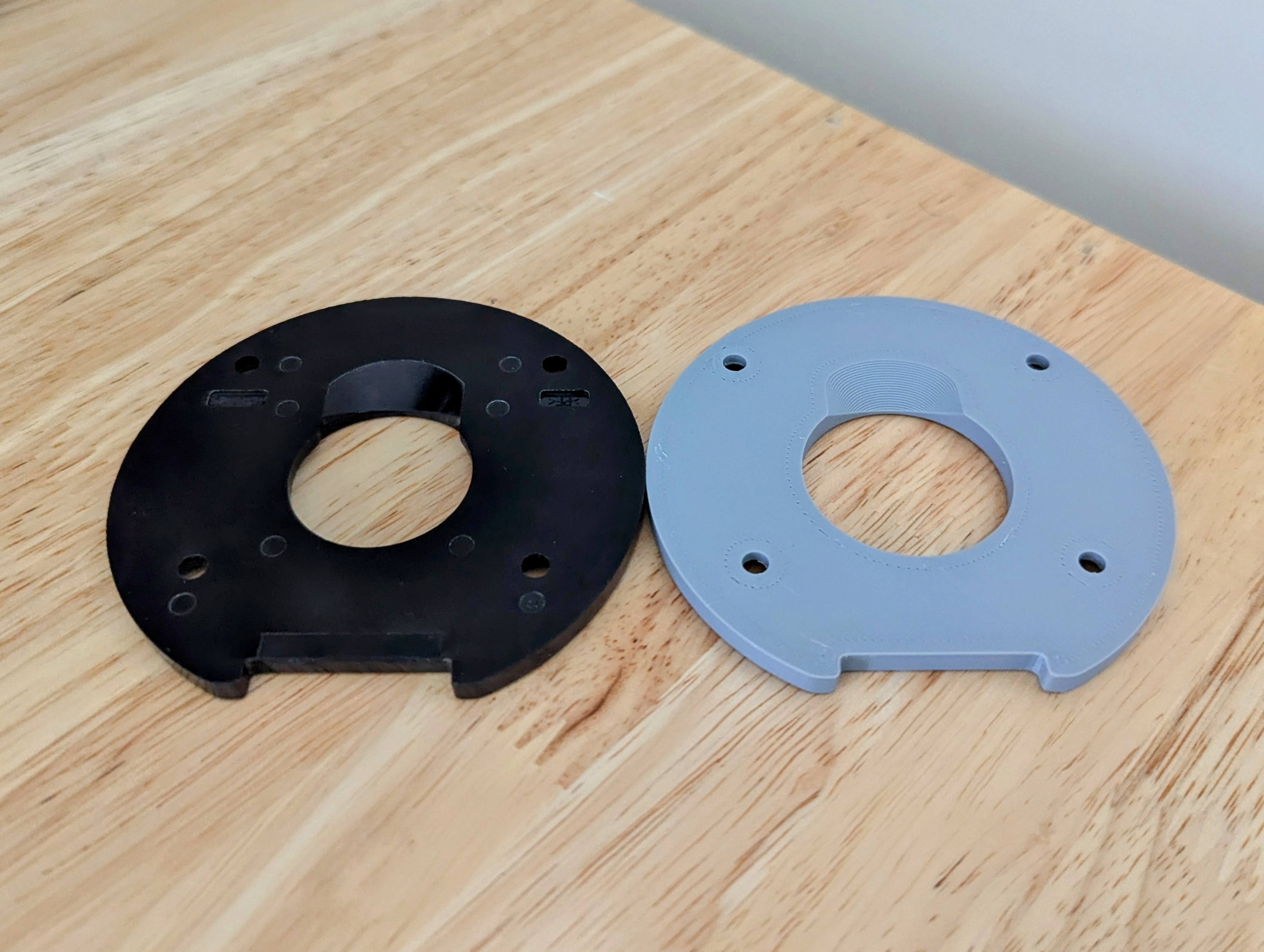 Makita trim router baseplate for larger bits by Rabid Badger | Download ...