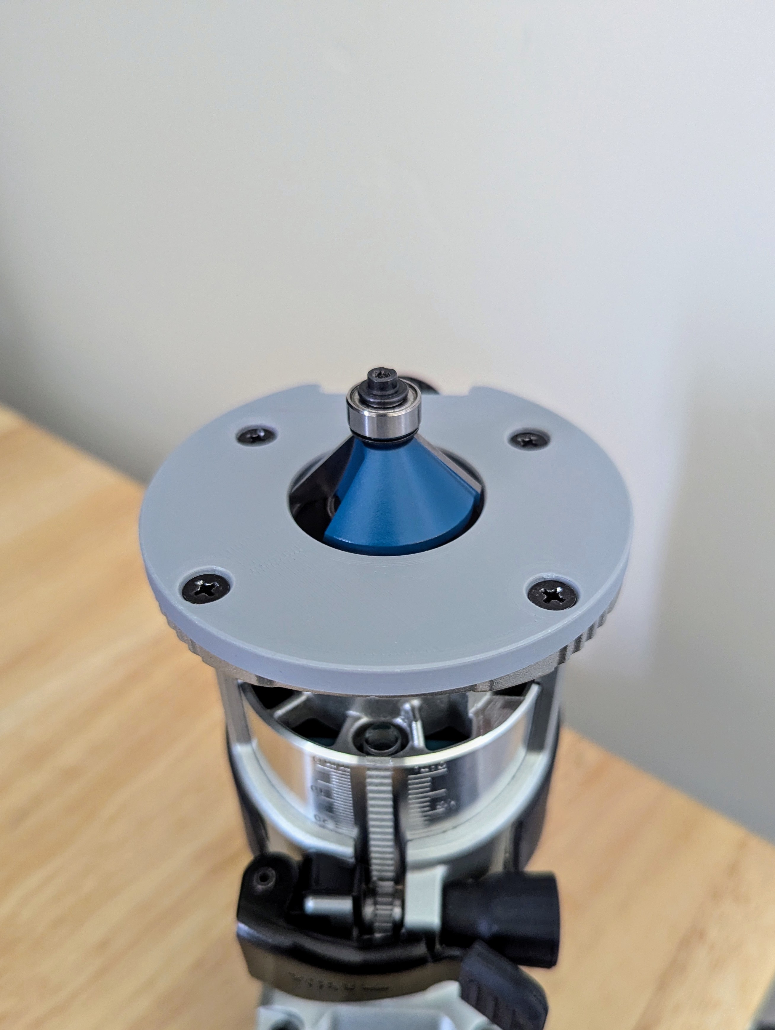 Makita trim router baseplate for larger bits by Rabid Badger | Download ...