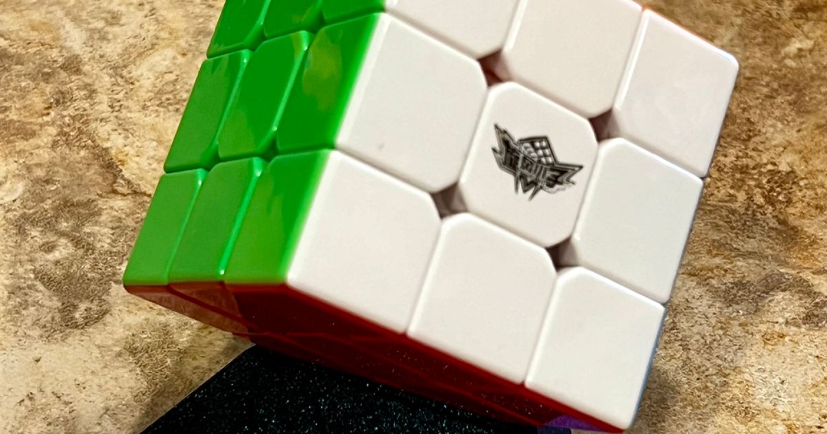 Rubik’s Cube Stand by Remy | Download free STL model | Printables.com