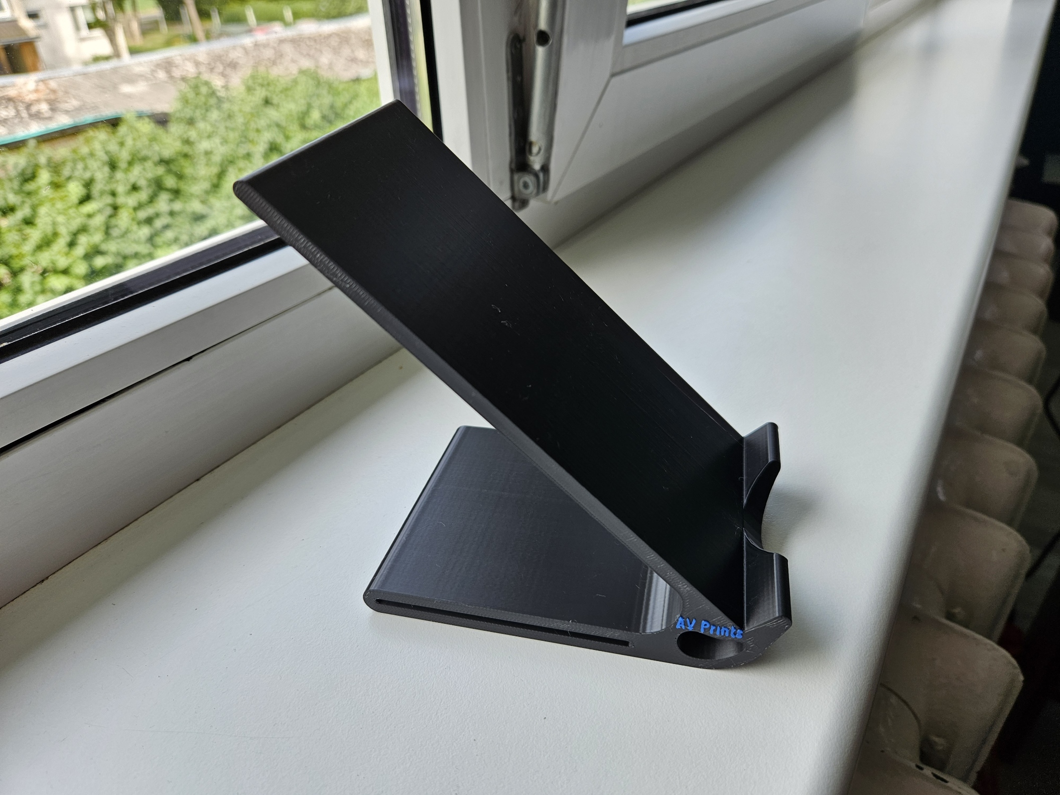 Simple phone stand 2 by Artsy Voxel | Download free STL model ...
