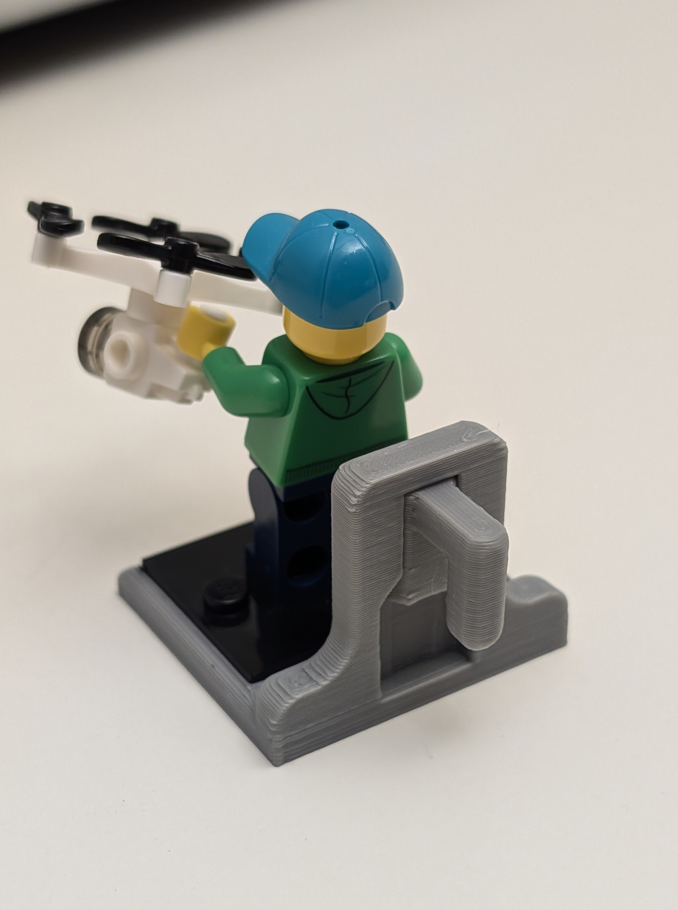 Lego Minifigure Holder using Skadis Board Ultimount Hook by Alex ...